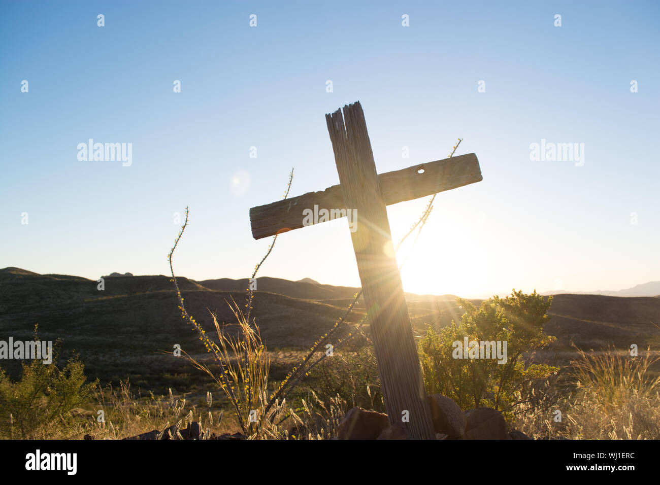 Sunlight cross hi-res stock photography and images - Alamy