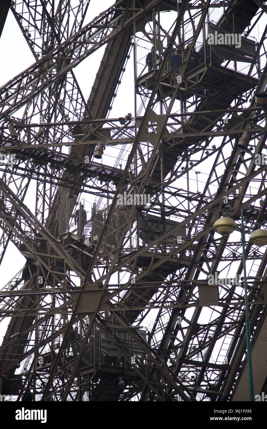 Frame eiffel tower hi-res stock photography and images - Alamy
