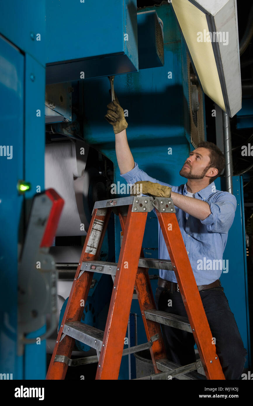 Printing operator working manufacturing hi-res stock photography and ...