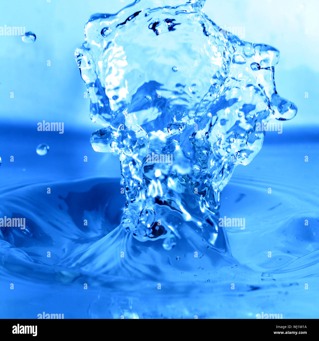water splash macro close up Stock Photo - Alamy