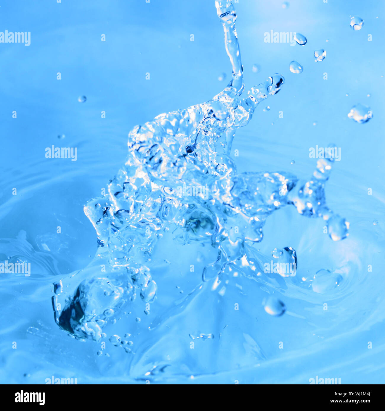 blue water splash macro close up Stock Photo - Alamy