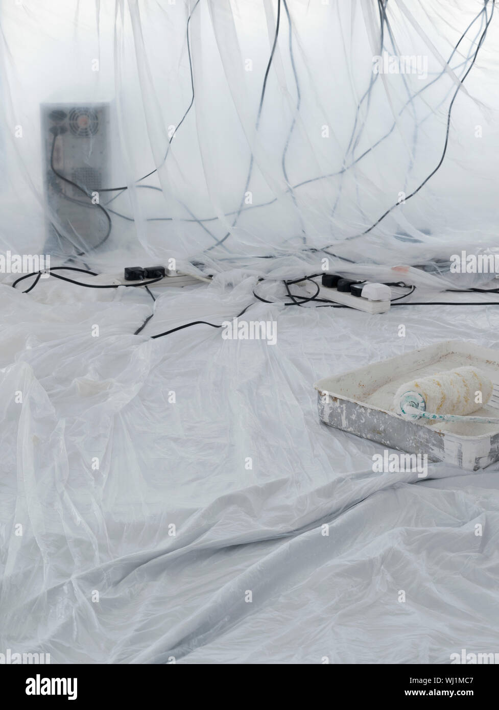 Messy dust sheet hi-res stock photography and images - Alamy