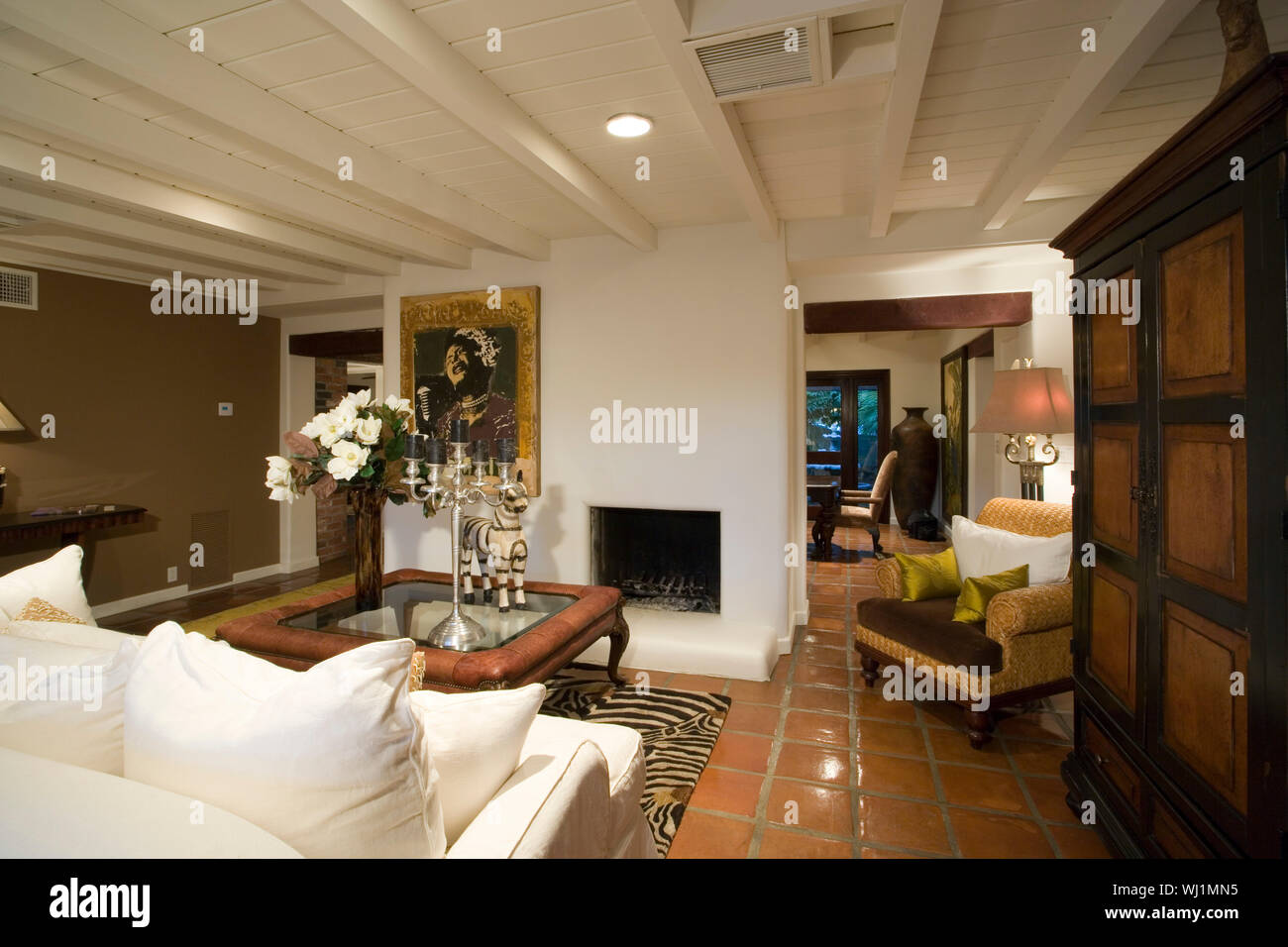 View of an old fashioned living room in a house Stock Photo - Alamy