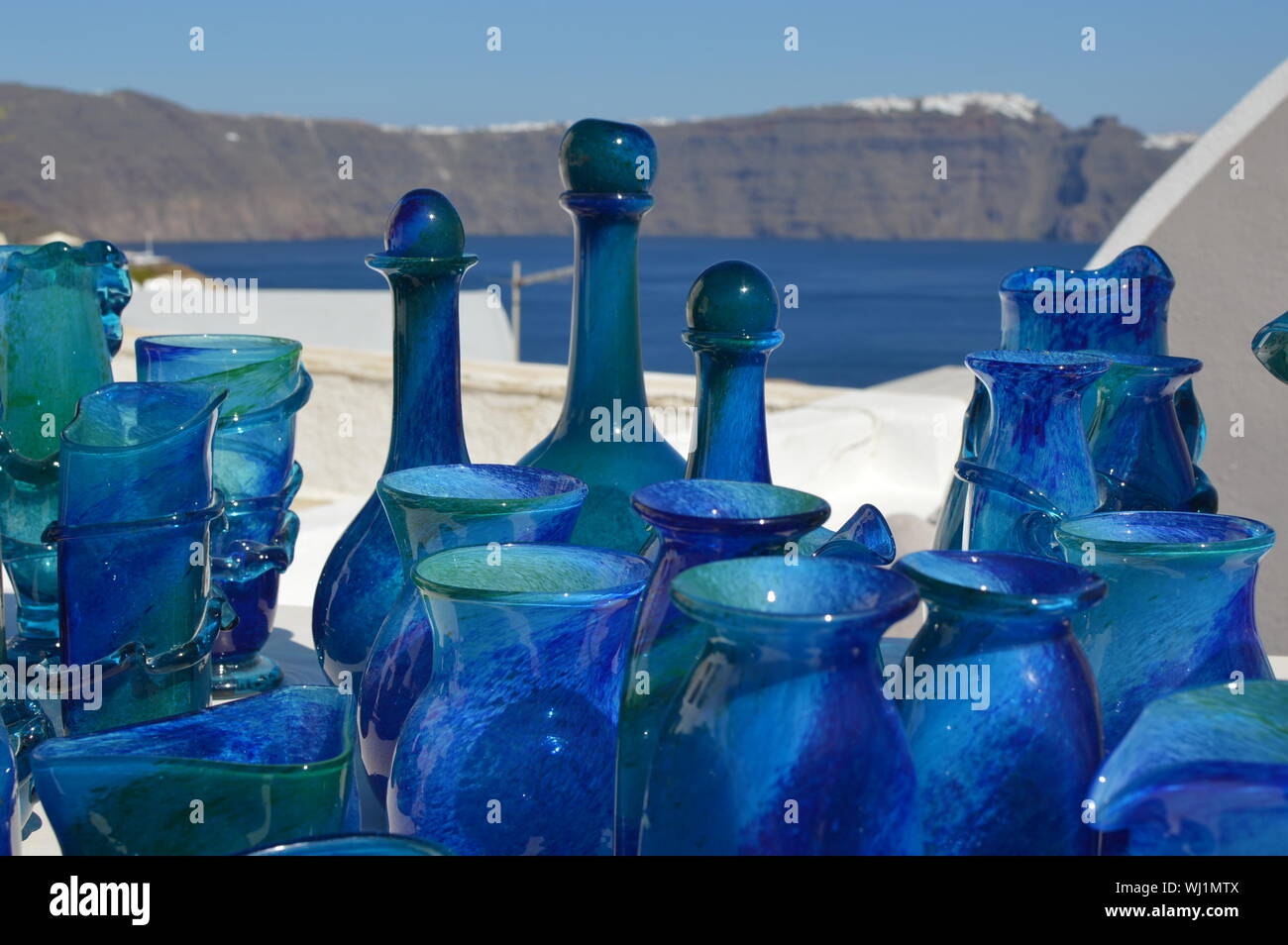 Blue containers hi-res stock photography and images - Alamy
