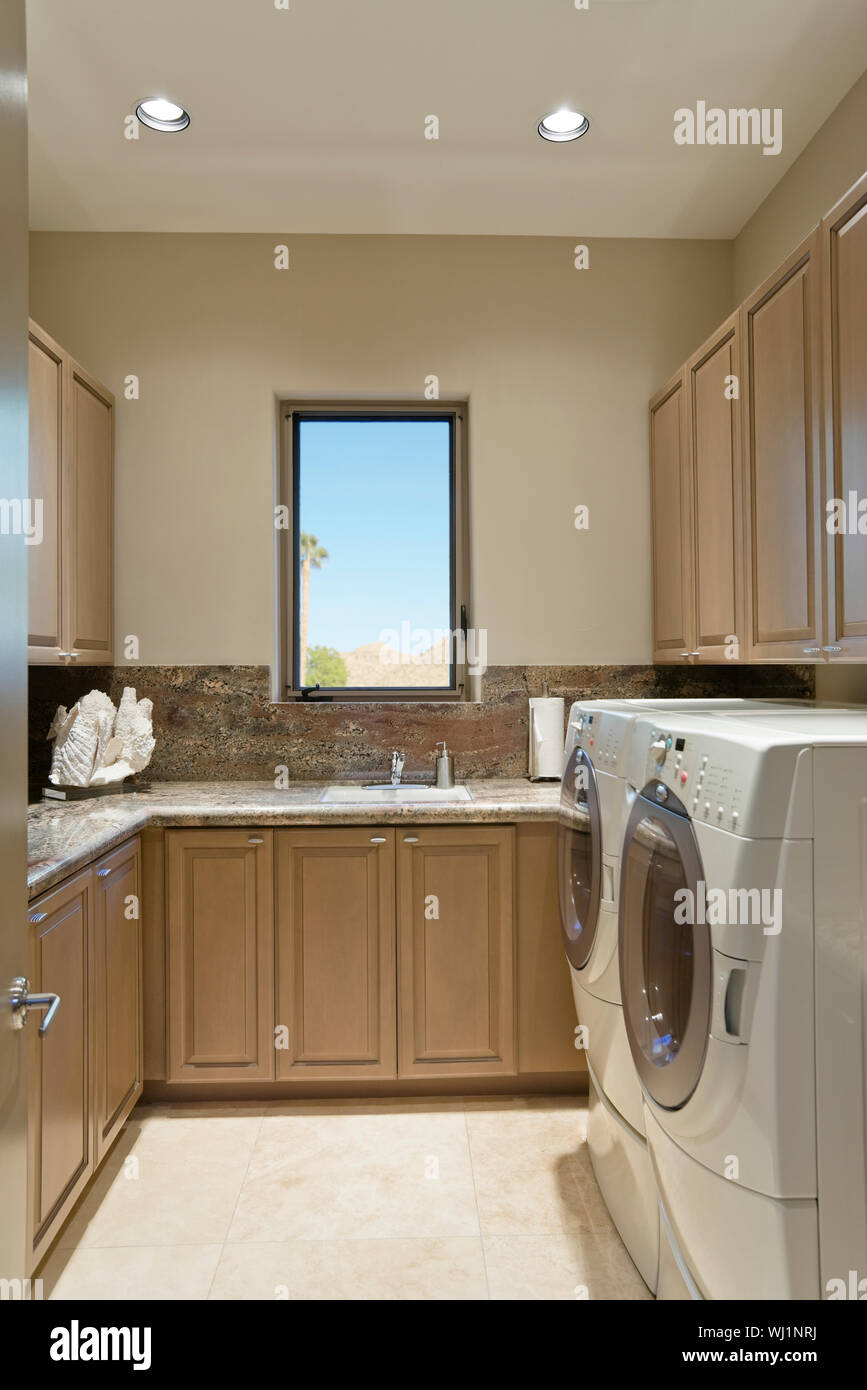 House interior laundry room usa hi-res stock photography and images - Alamy