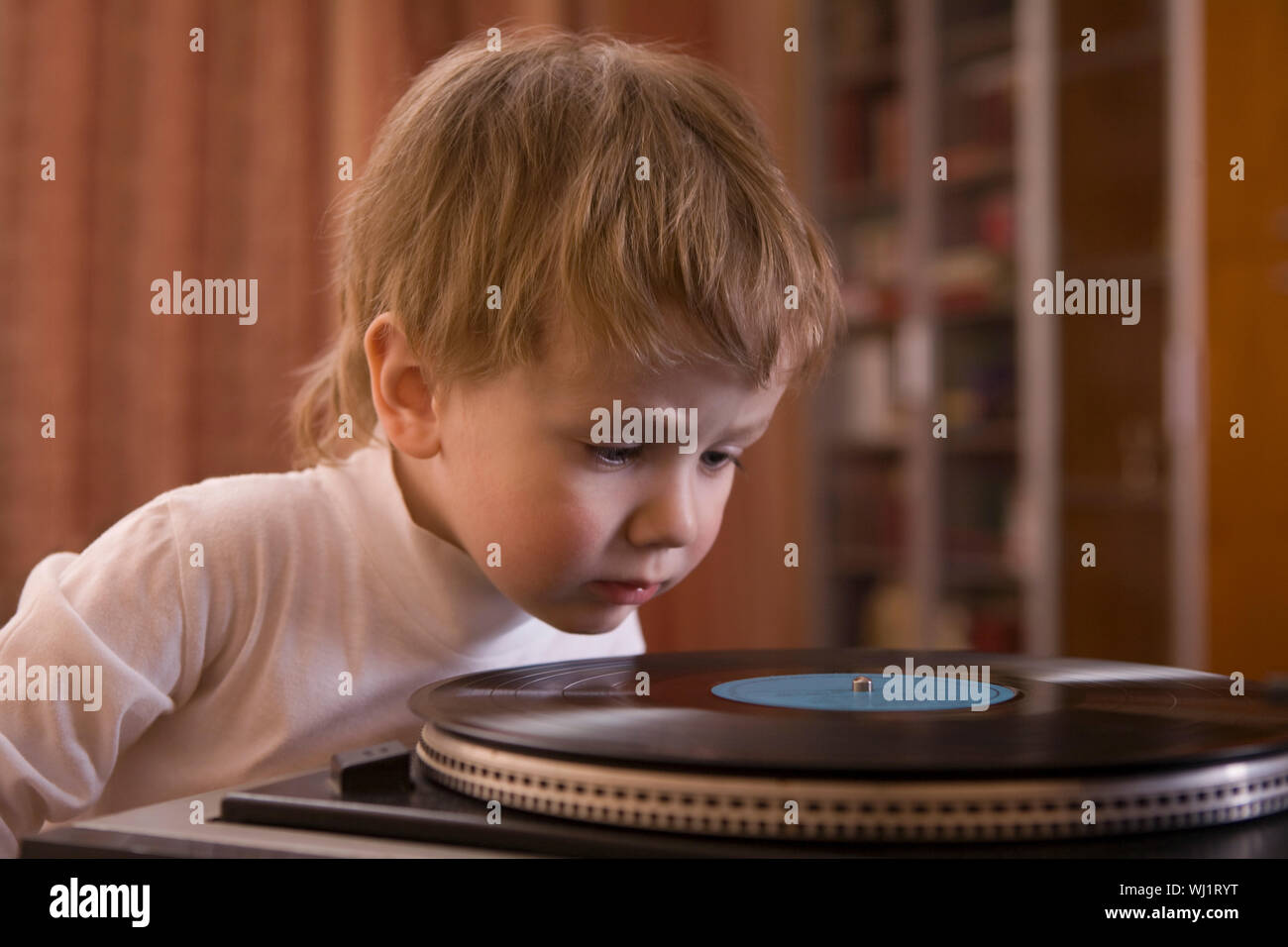 Boy record player 70s hi-res stock photography and images - Alamy