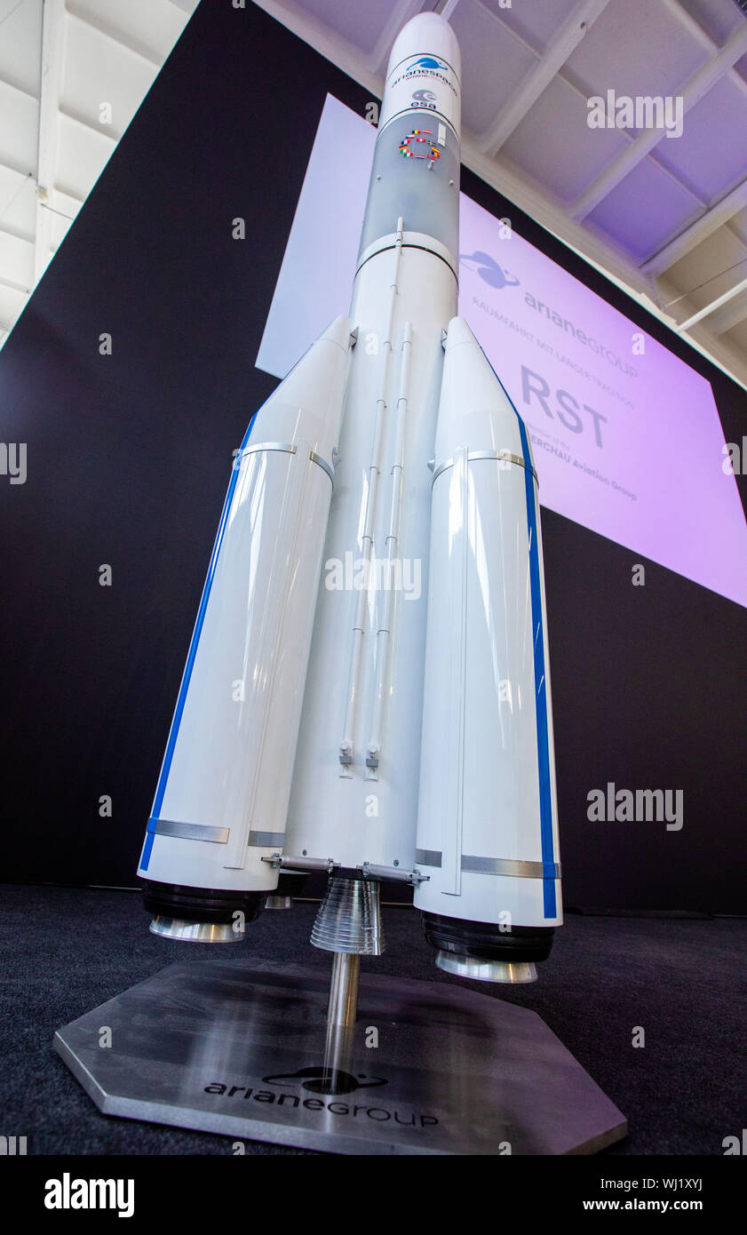Ariane 5 payload hi-res stock photography and images - Alamy
