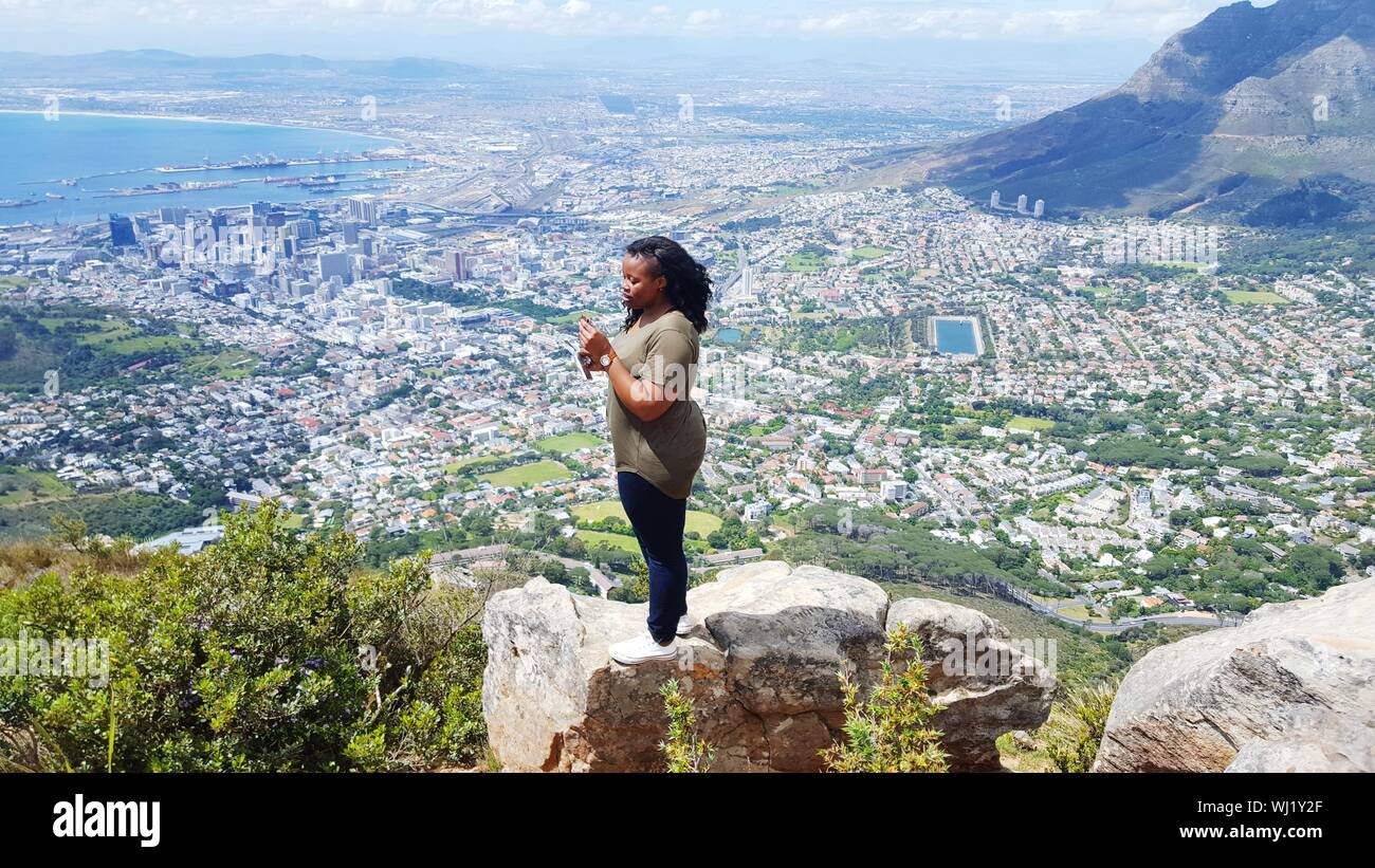 Person overlooking cityscape hi-res stock photography and images - Alamy