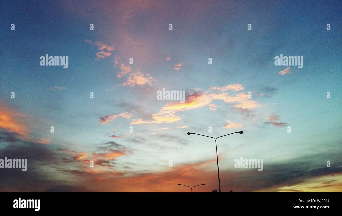 Moody sunset sky hi-res stock photography and images - Alamy