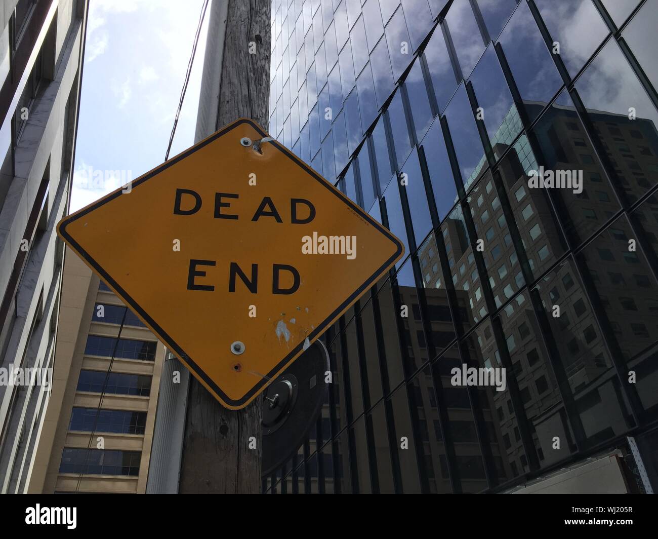 Dead end sign hi-res stock photography and images - Alamy