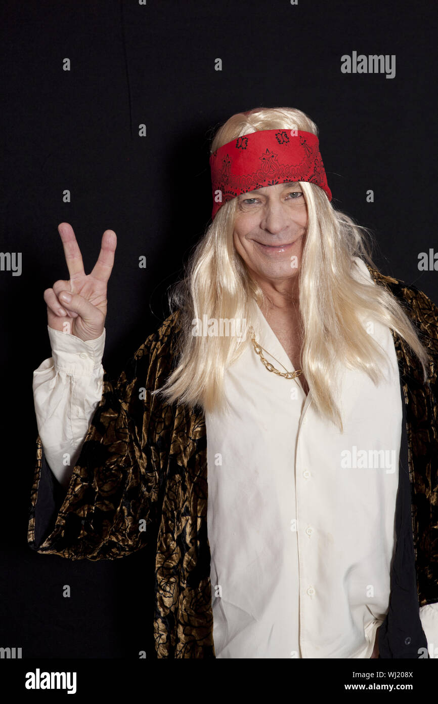 60s hand peace symbol hi-res stock photography and images - Alamy