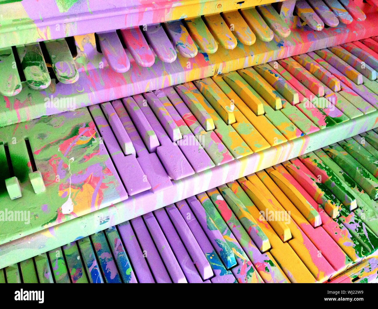Colored piano keys music hi-res stock photography and images - Alamy