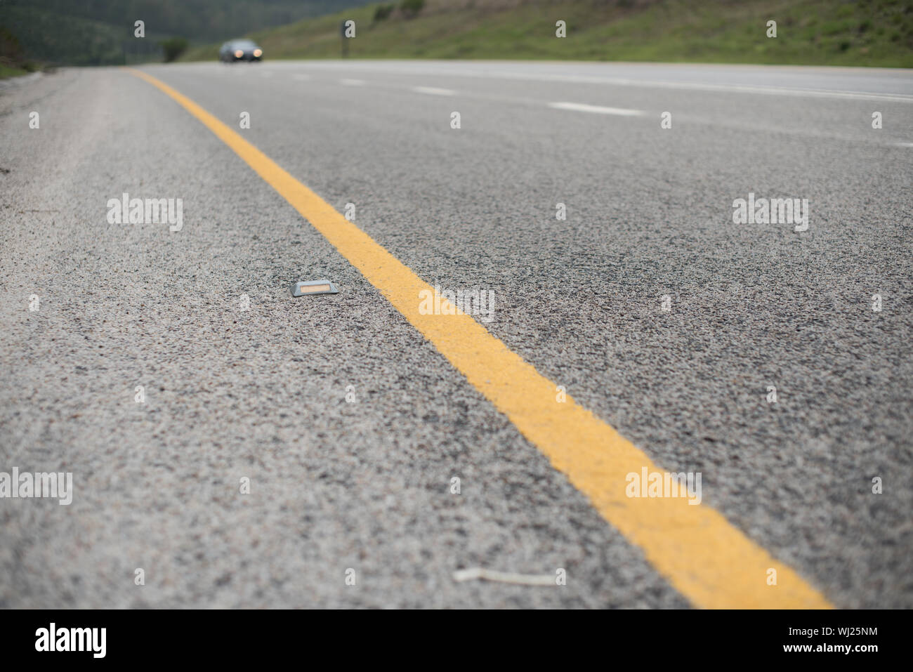 Yellow marking hi-res stock photography and images - Alamy