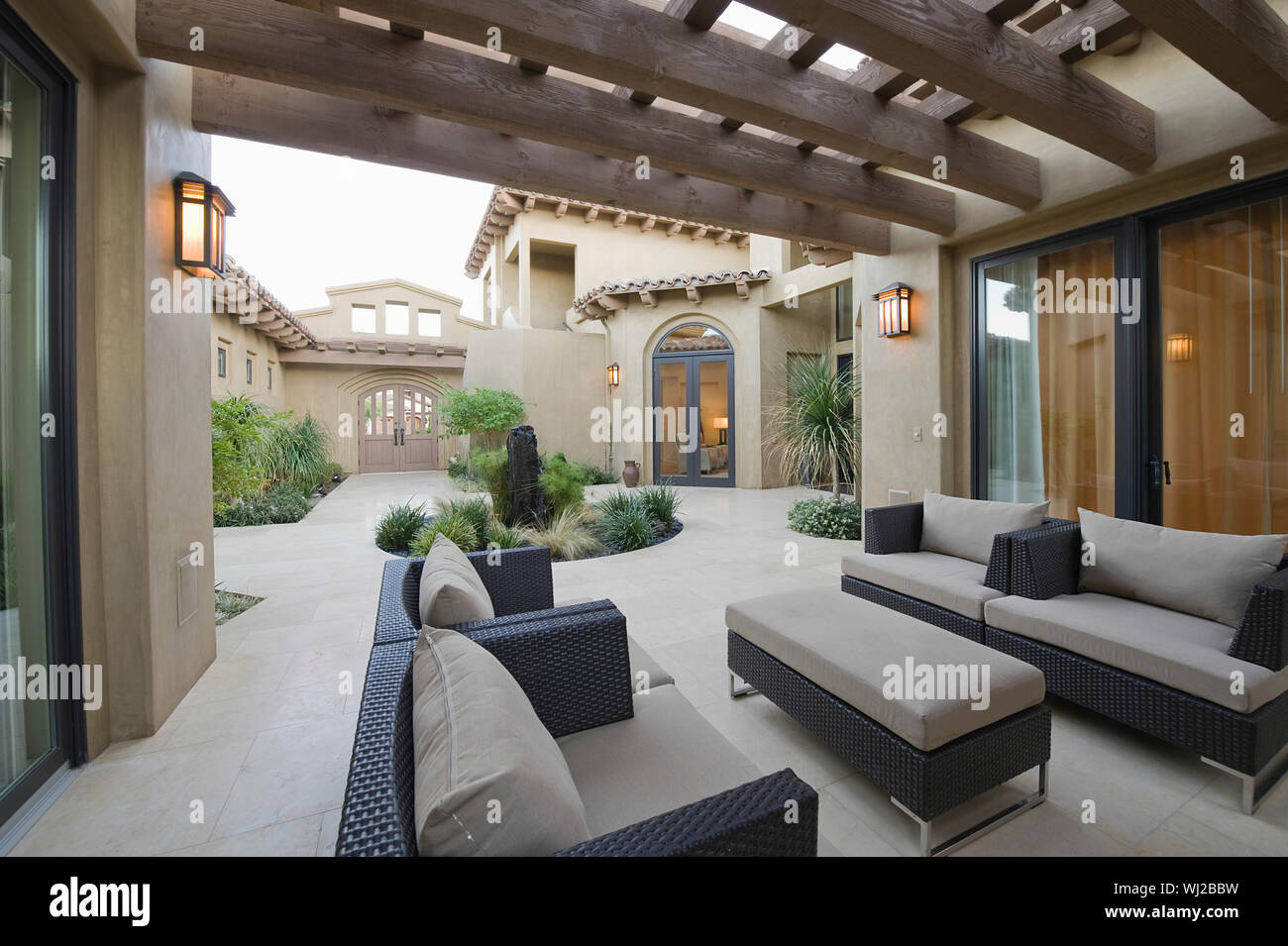 View of an outdoor room of a modern home Stock Photo - Alamy