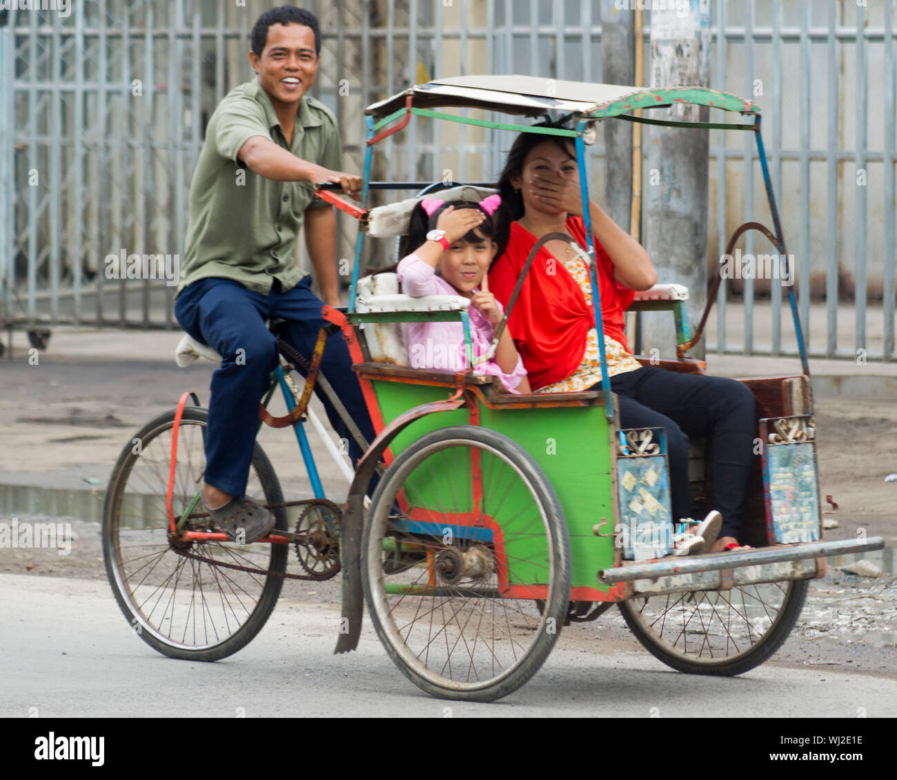 Indonesia becak hi-res stock photography and images - Alamy