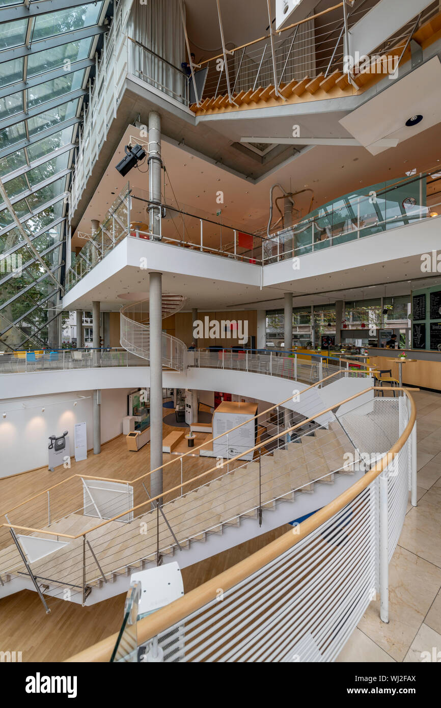 Museum for Communication, Frankfurt. Designed by architect Günter ...