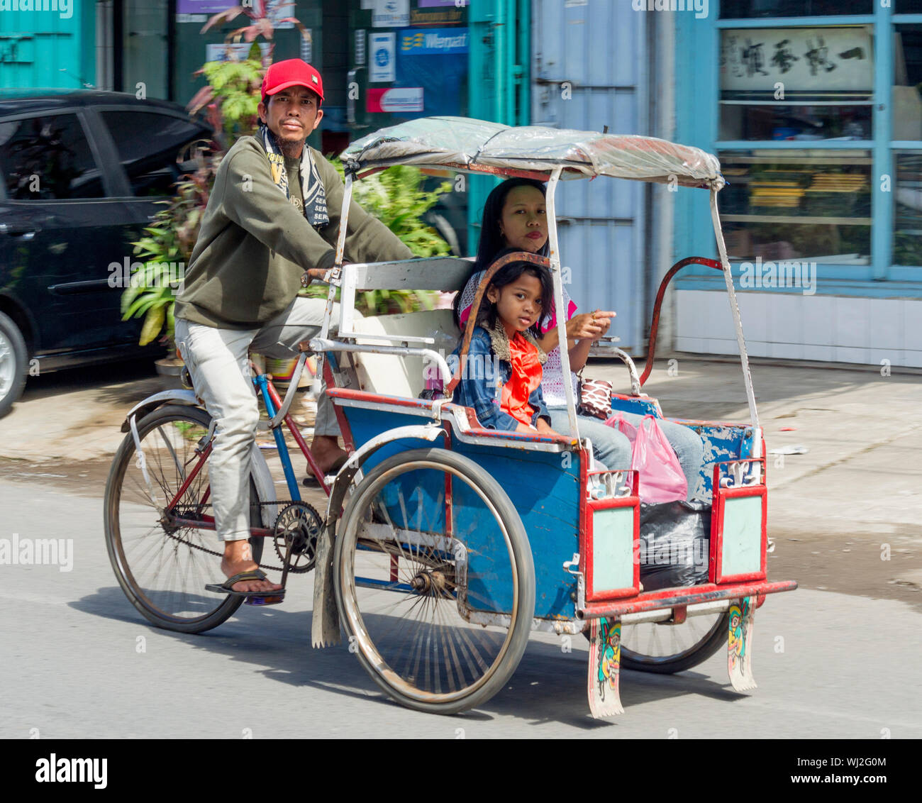 Indonesia becak hi-res stock photography and images - Alamy