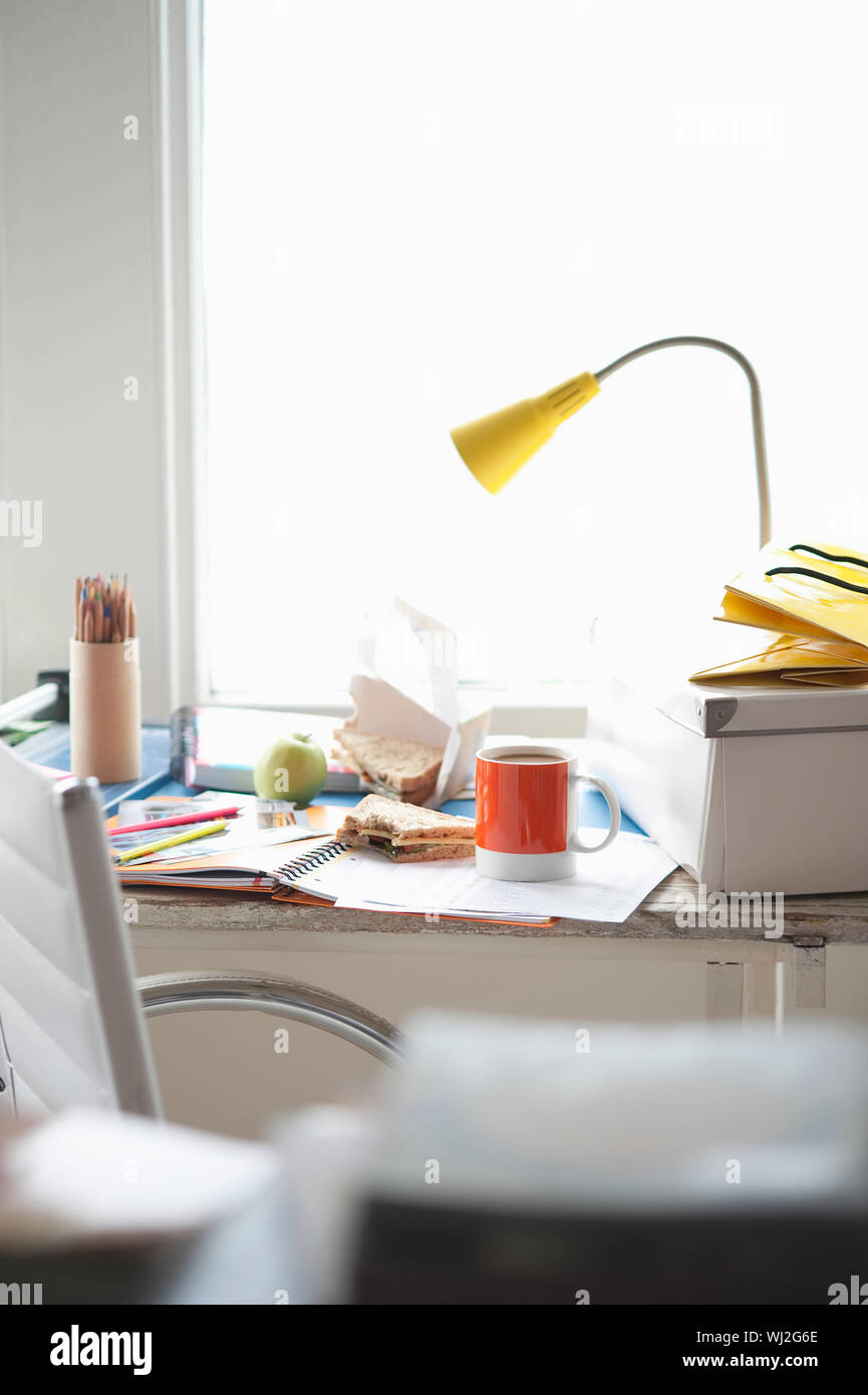 Lunch break in creative office space Stock Photo - Alamy