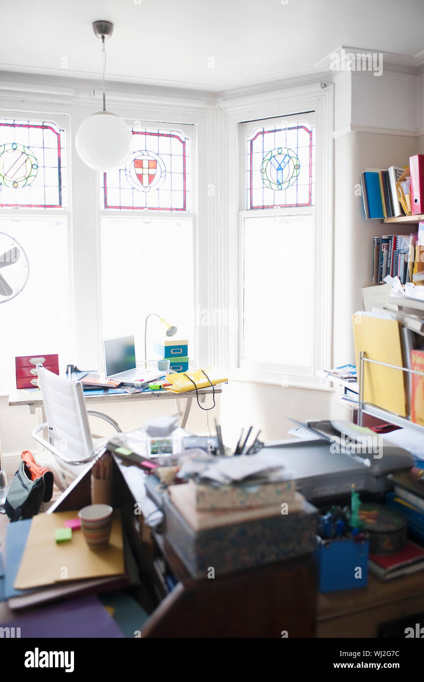 Messy cluttered desk office nobody hi-res stock photography and images ...