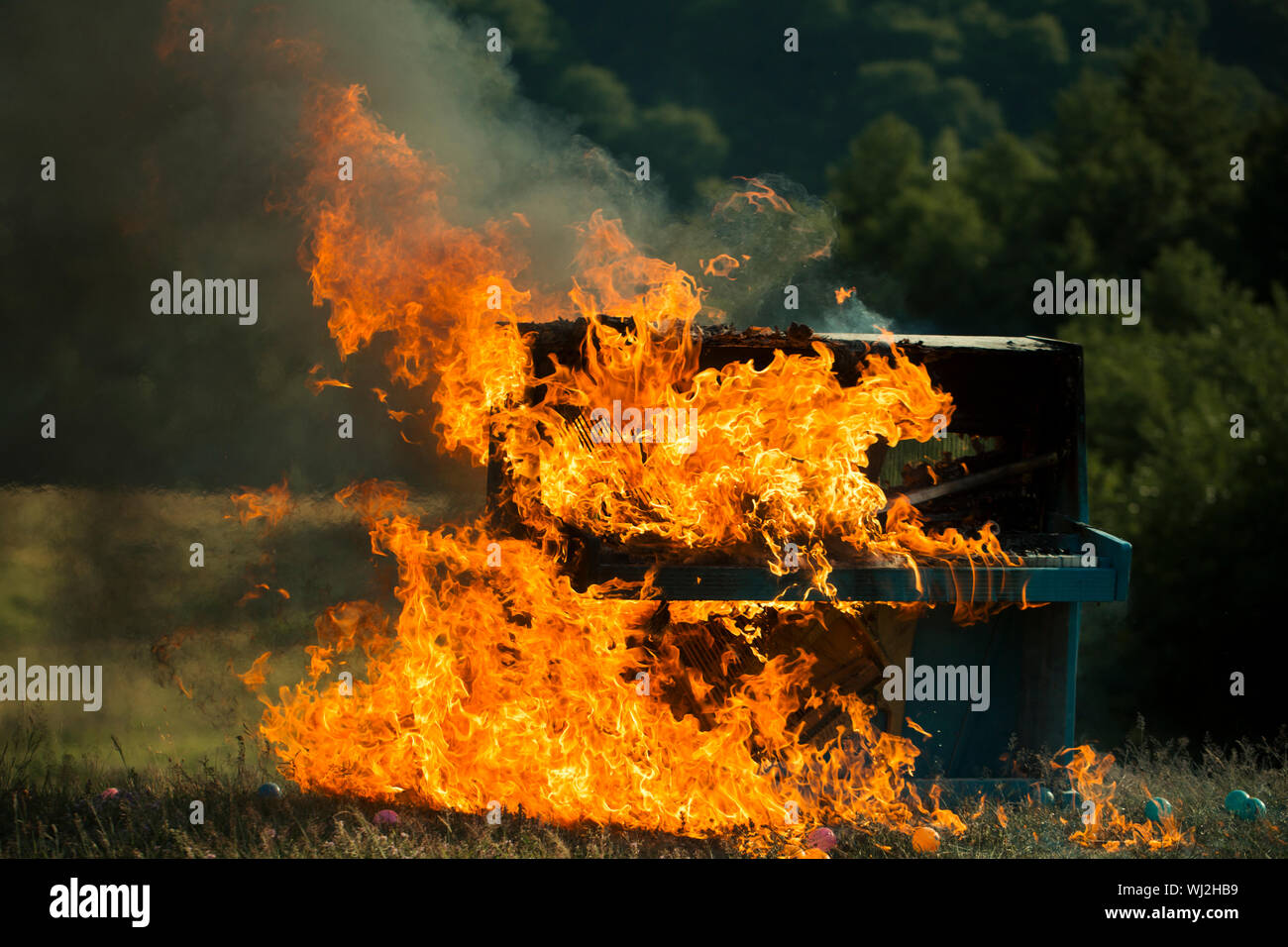Piano destruction, fire Stock Photo - Alamy