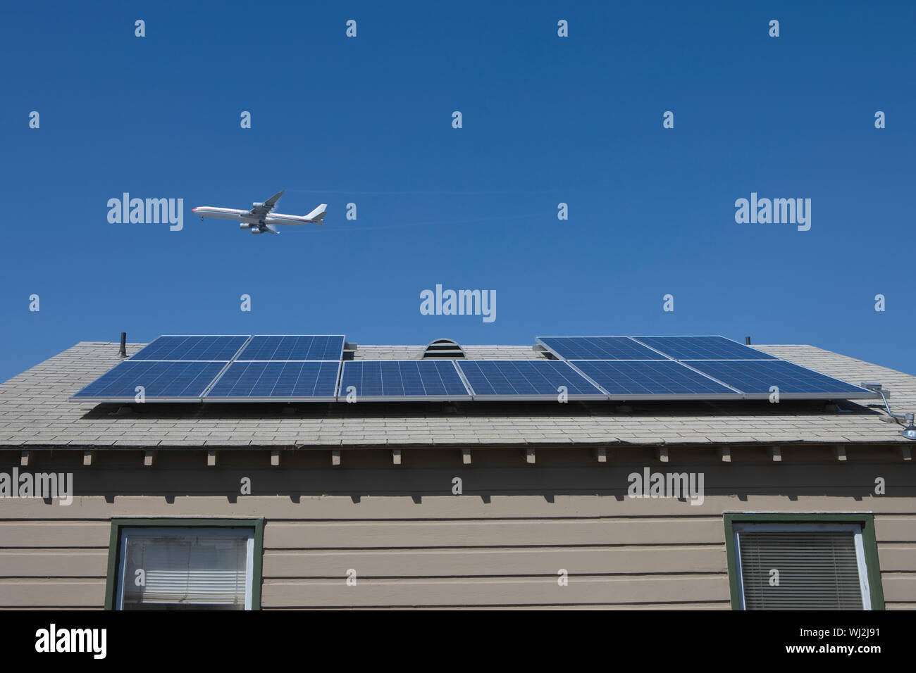 Solar panel house california hi-res stock photography and images - Alamy