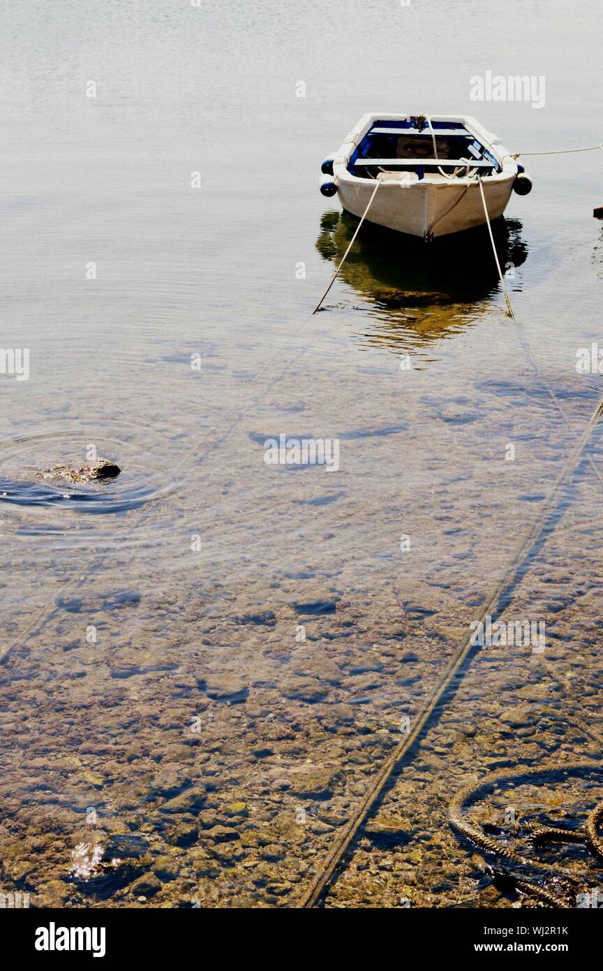 Shallow water boat hi-res stock photography and images - Alamy