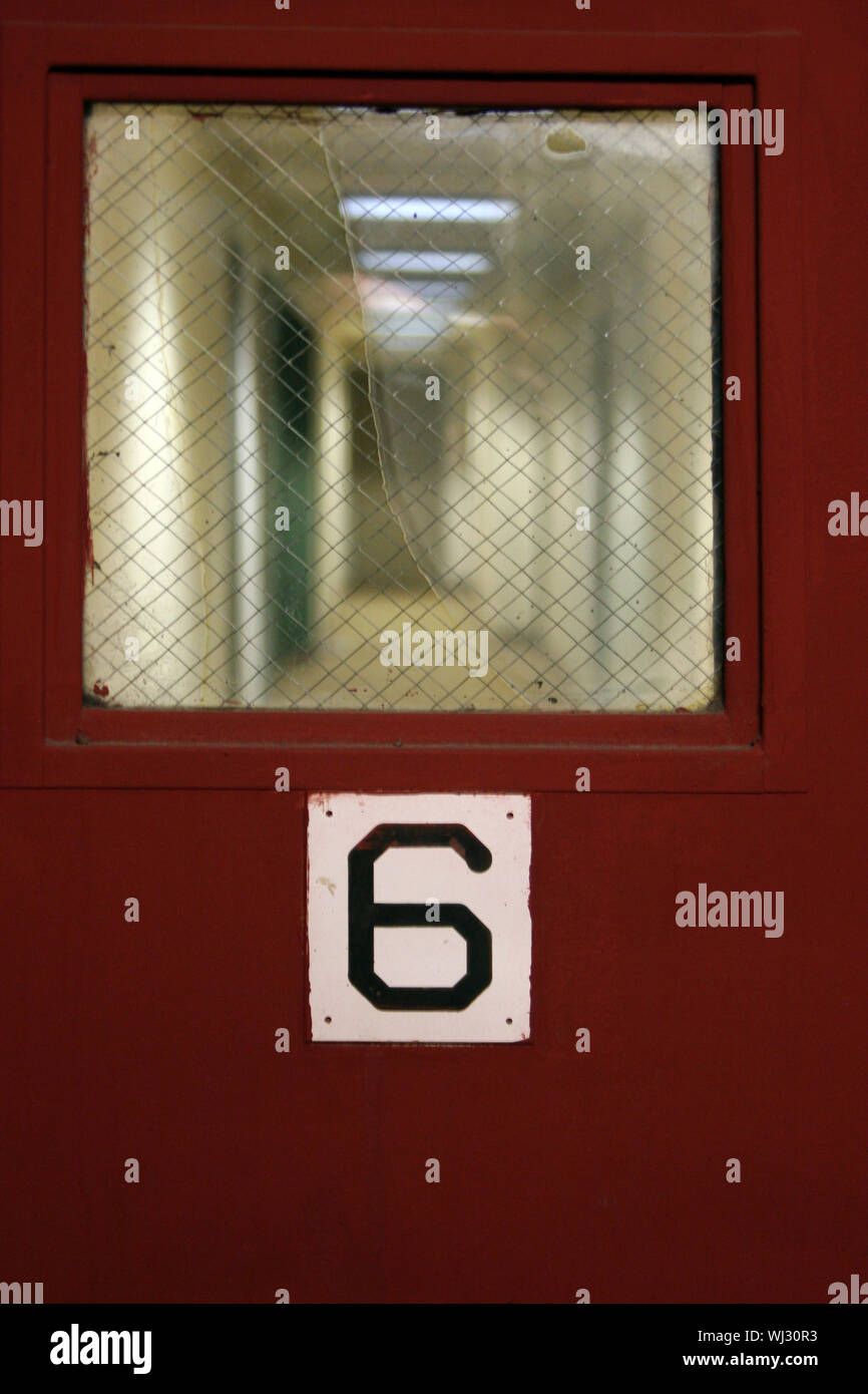 6 door hi-res stock photography and images - Alamy