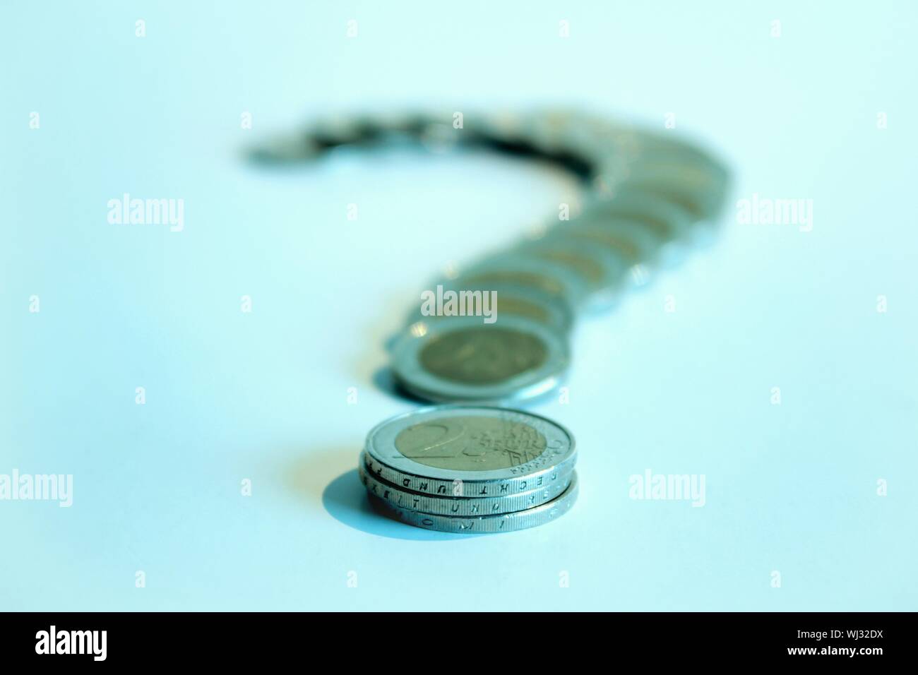 Question mark money hi-res stock photography and images - Alamy