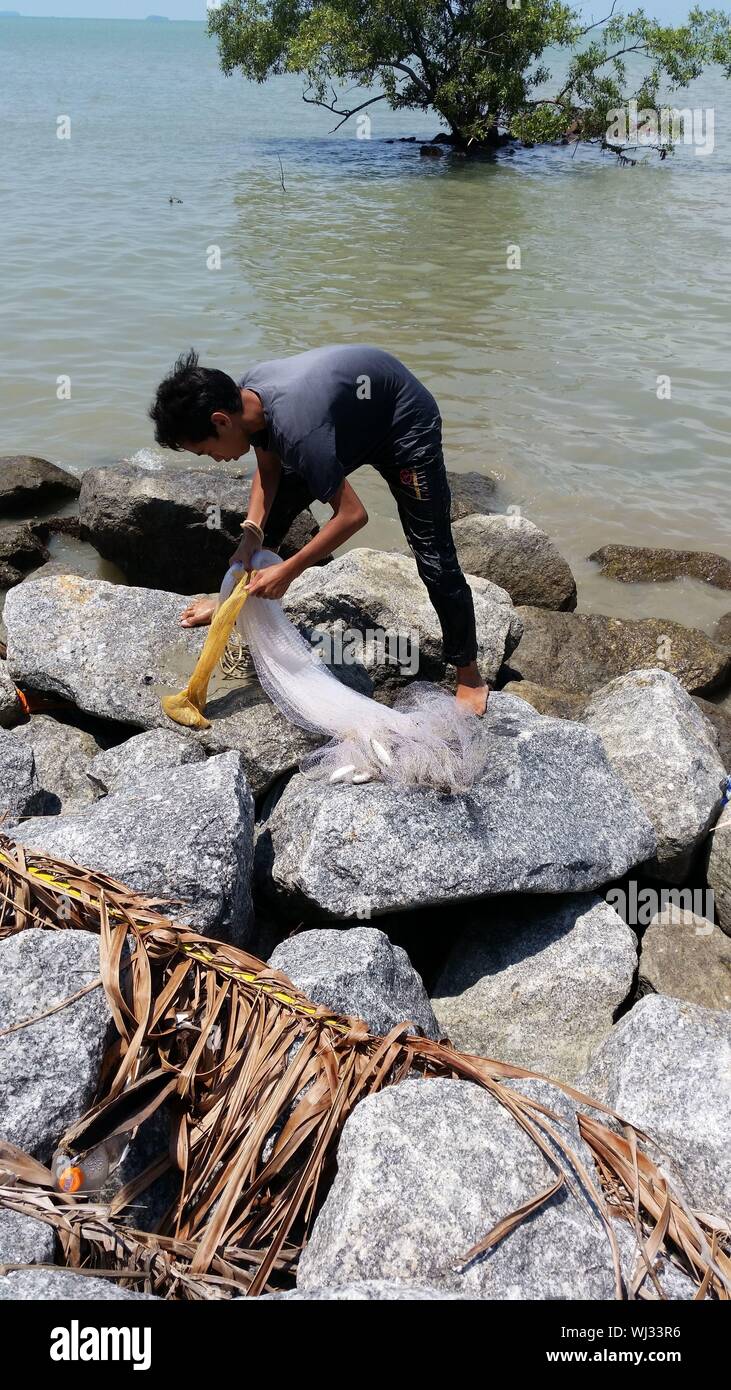 Asian fishing nets hi-res stock photography and images - Alamy