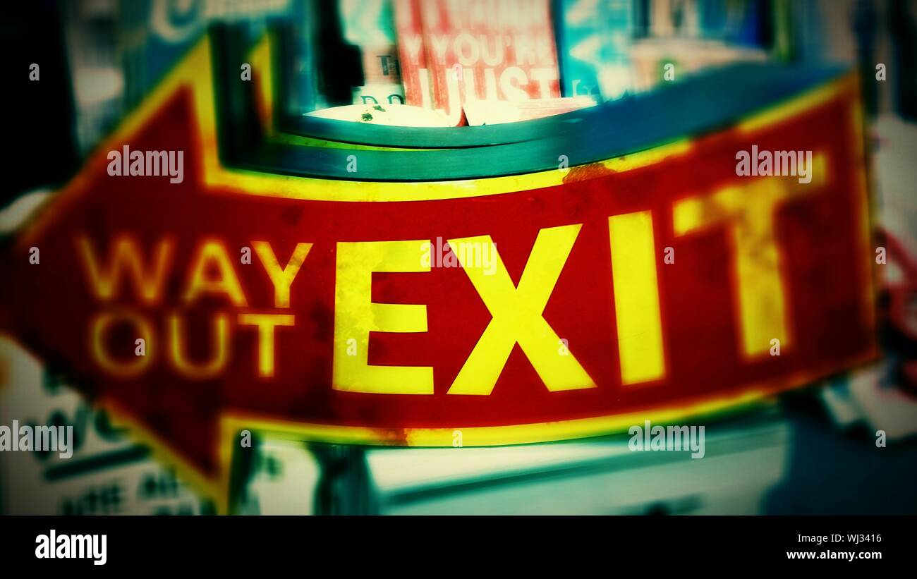 Yellow exit sign hi-res stock photography and images - Alamy