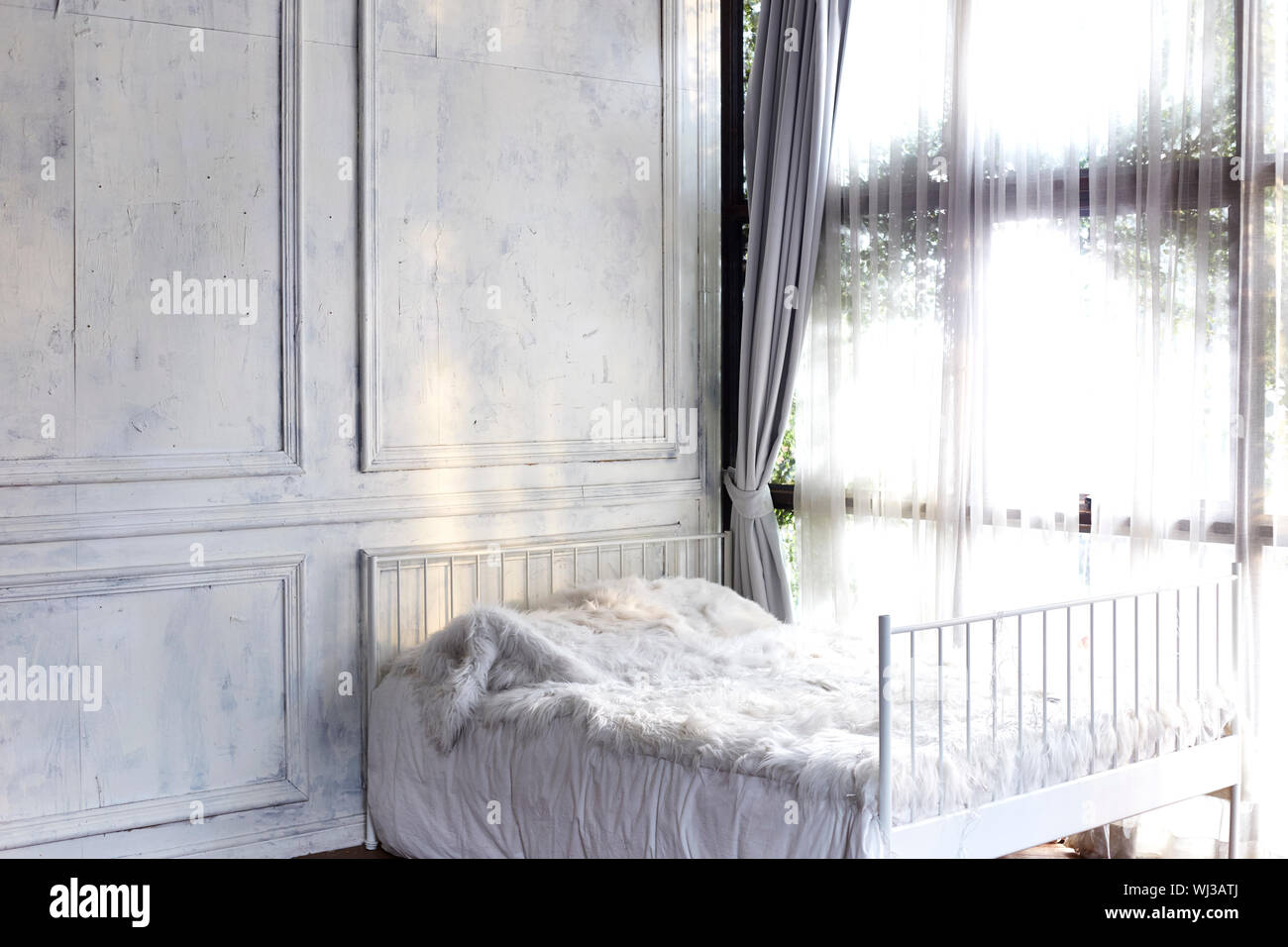 Empty bedroom hi-res stock photography and images - Alamy