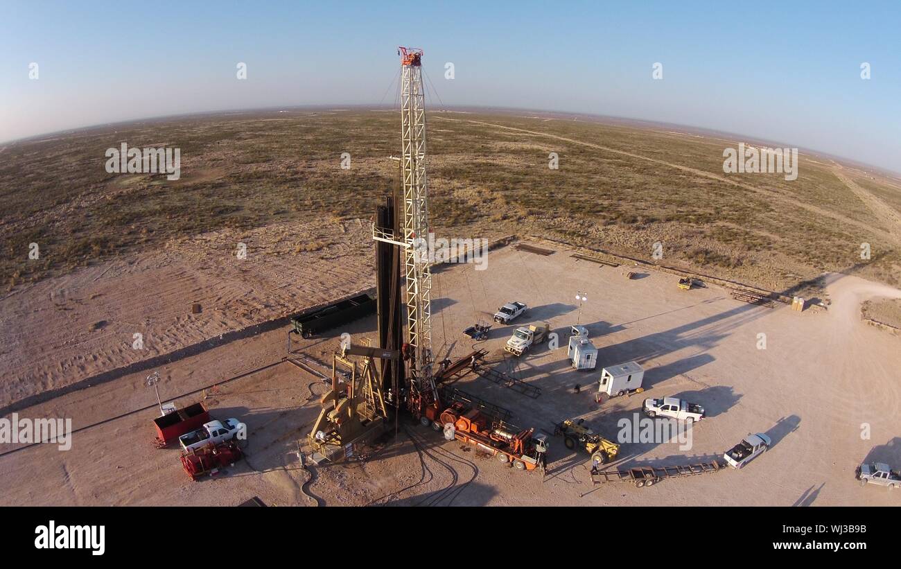 Drilling Drilling Vehicle High Resolution Stock Photography and Images ...