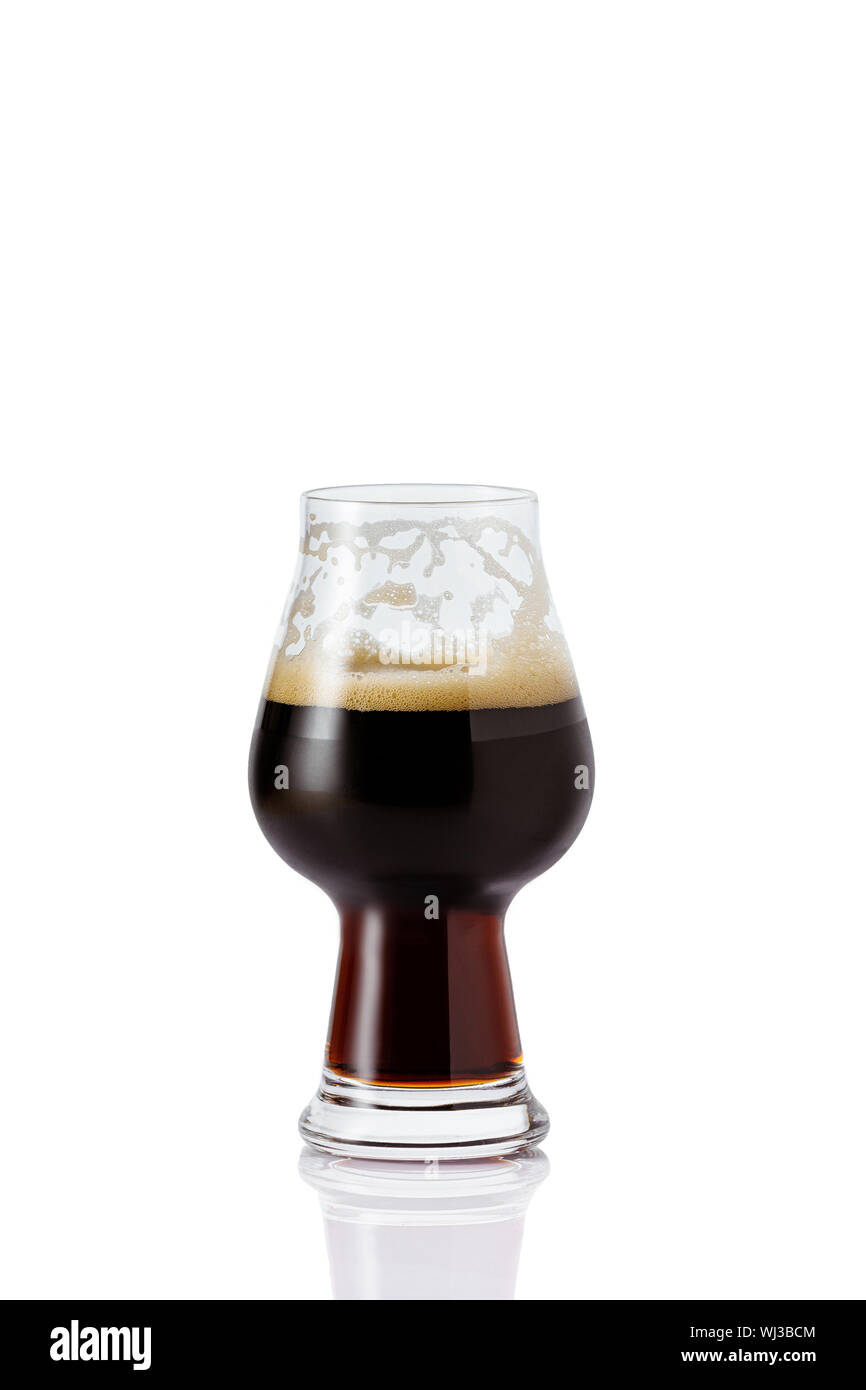 Half drunk glass of ale hi-res stock photography and images - Alamy