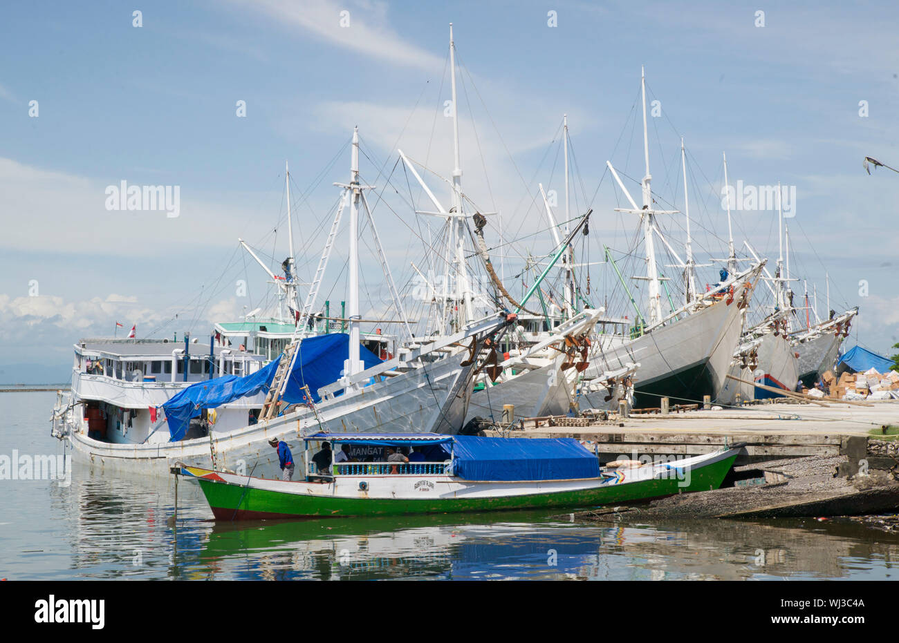 Pinisi in Paotere harbour, Makassar, Sulawesi, Indonesia, 2012 Stock ...