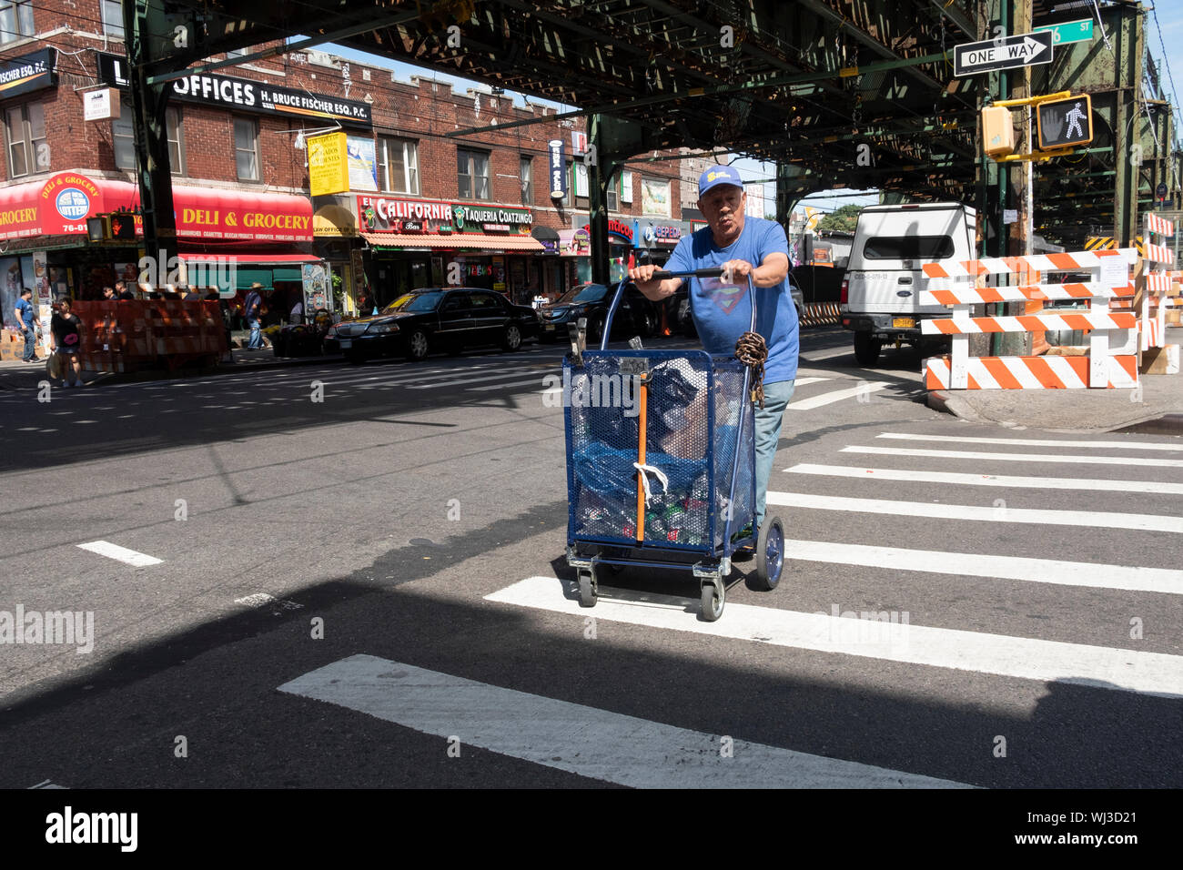 Elevated subway t hi-res stock photography and images - Alamy
