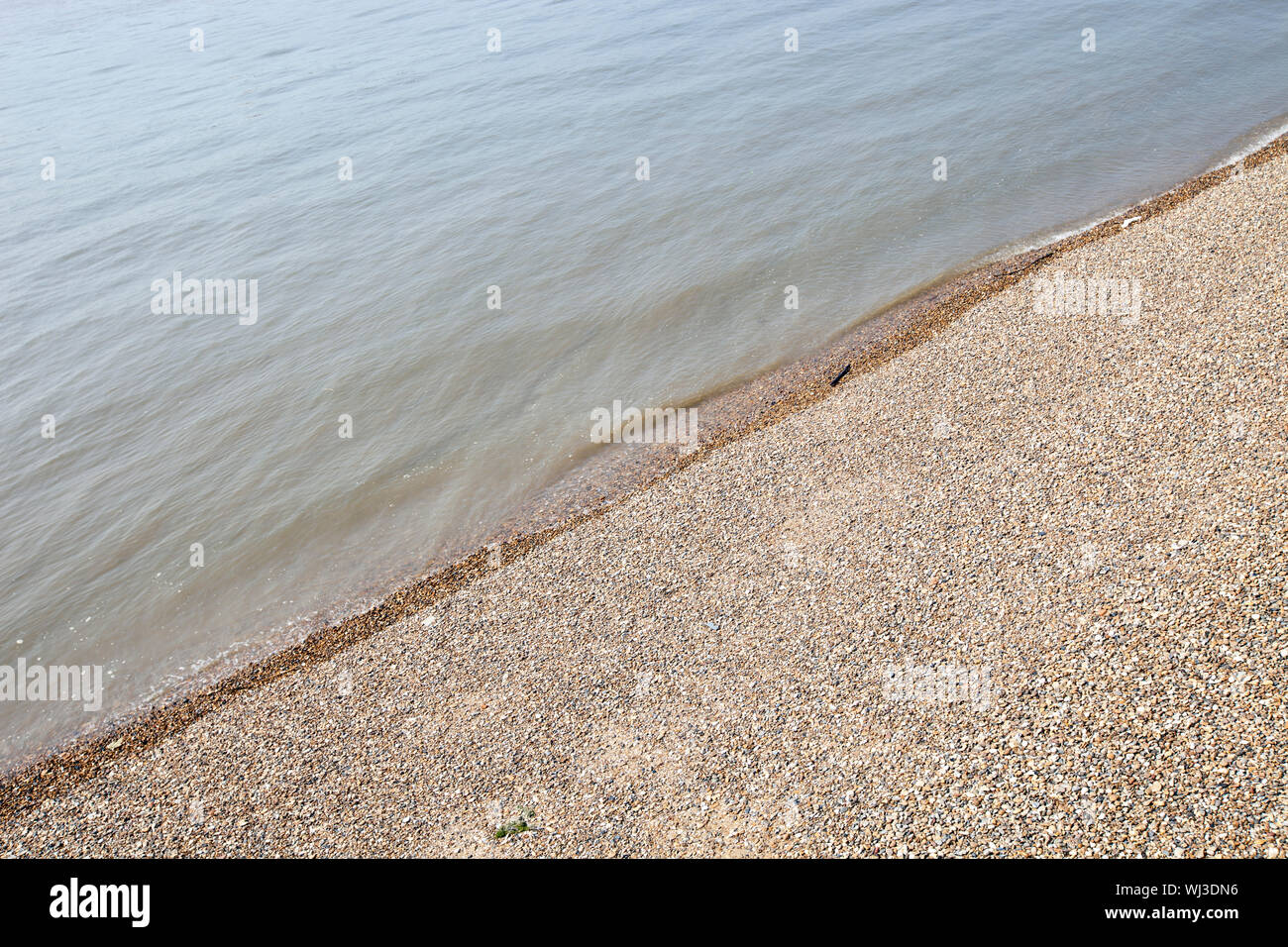 Abstract view shingle beach hi-res stock photography and images - Alamy