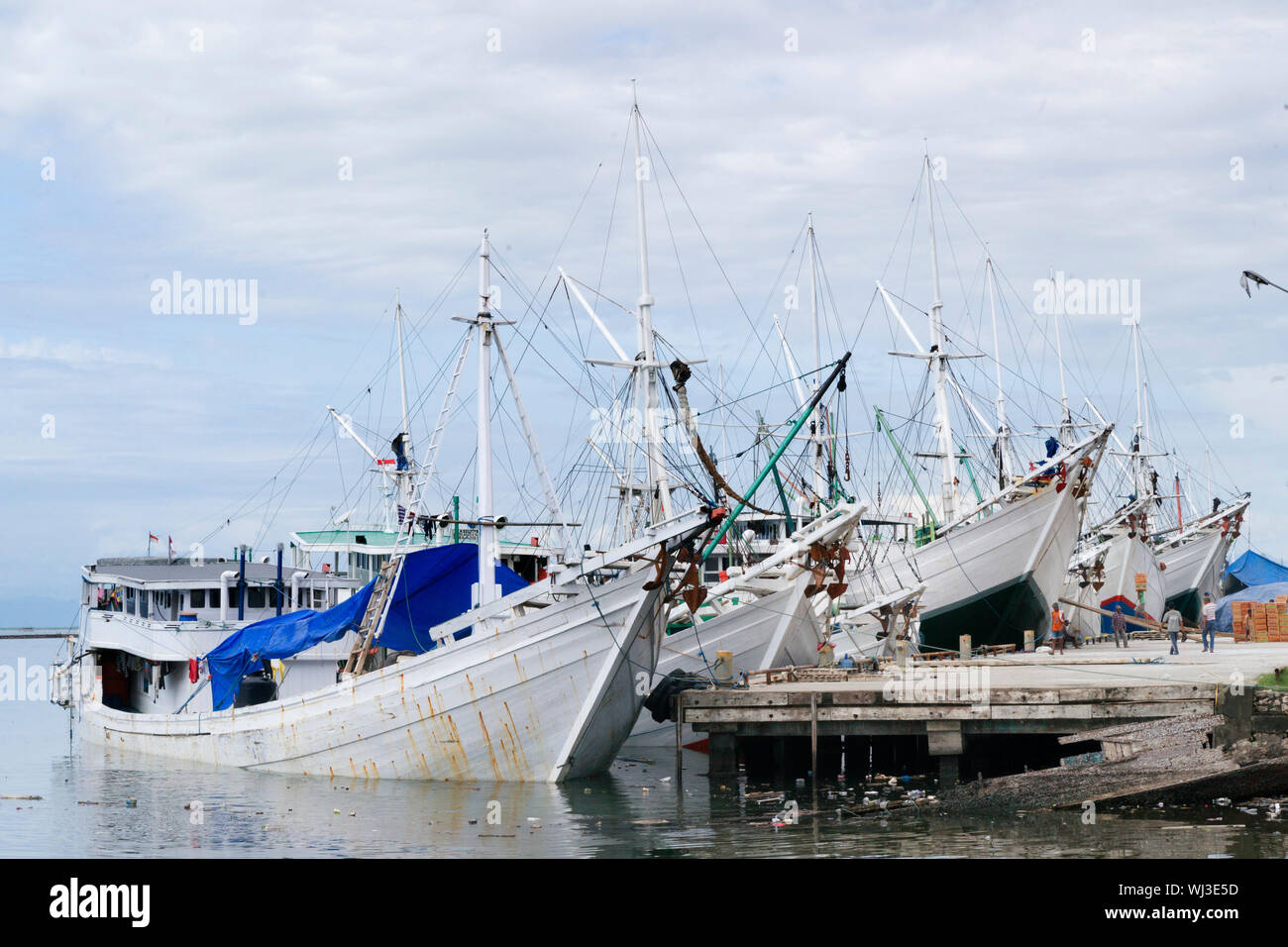 Pinisi in Paotere harbour, Makassar, Sulawesi, Indonesia, 2012 Stock ...