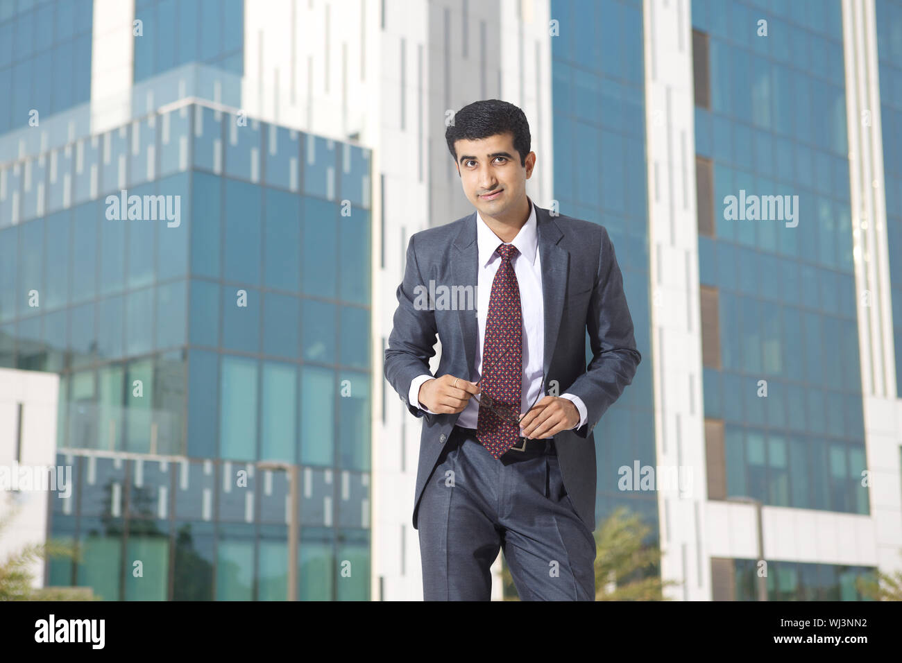 It office employee indian hi-res stock photography and images - Alamy