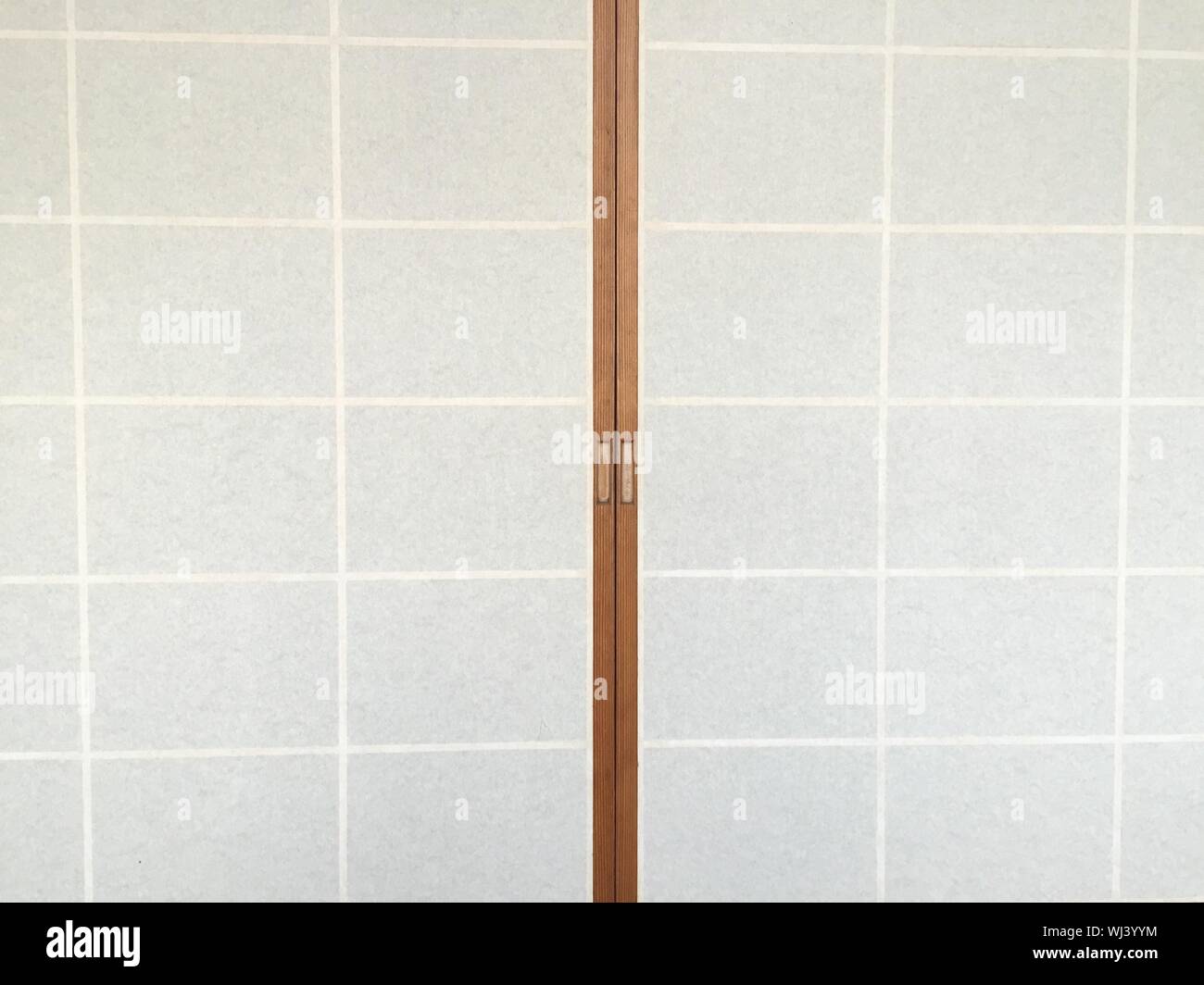 Paper sliding door hi-res stock photography and images - Alamy