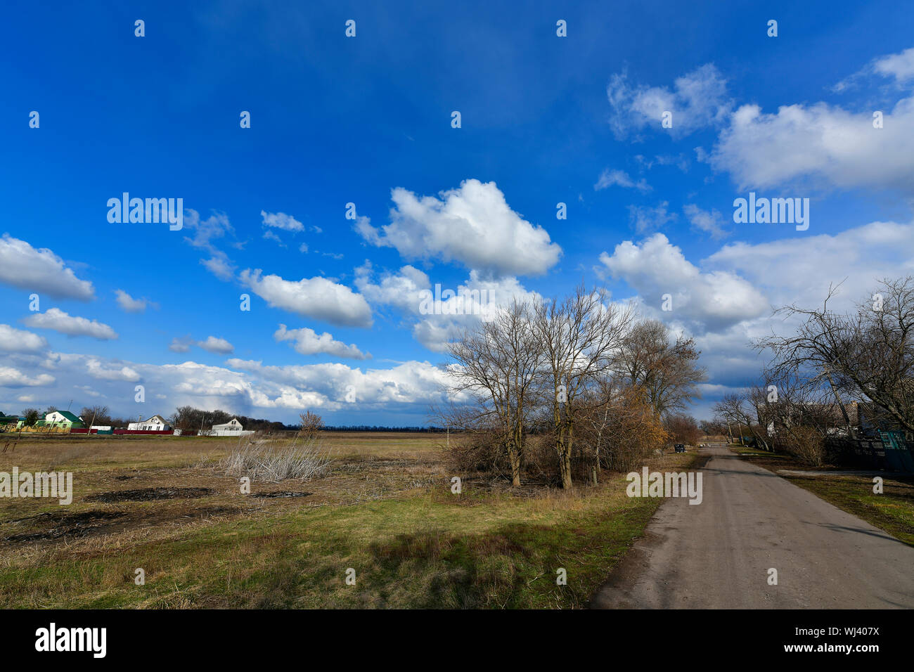 Rural landscapes, early spring. Korolevka village, Novomoskovsk ...