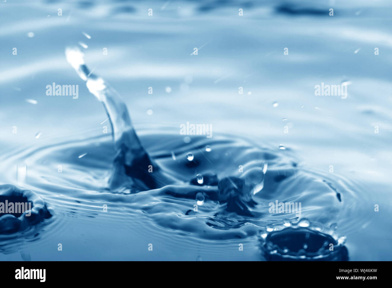 water wet speed splash macro close up Stock Photo - Alamy