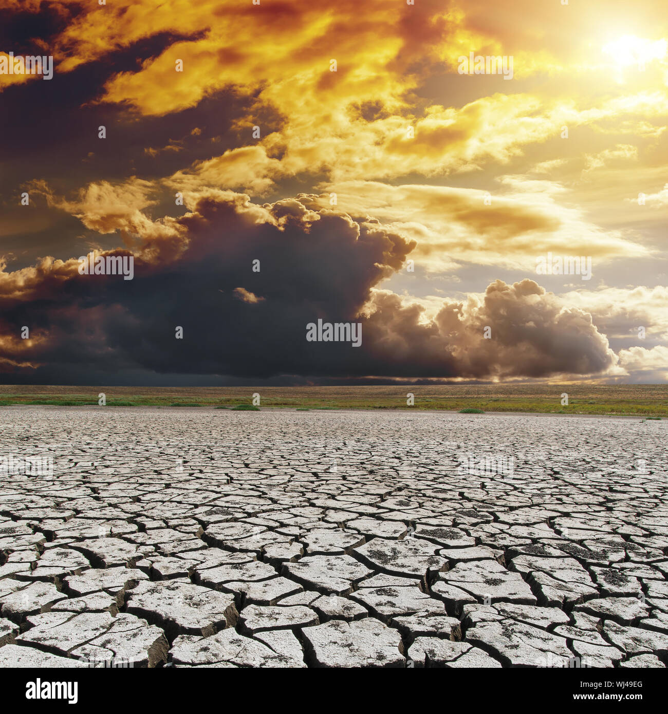 Drought earth storm dramatic hi-res stock photography and images - Alamy