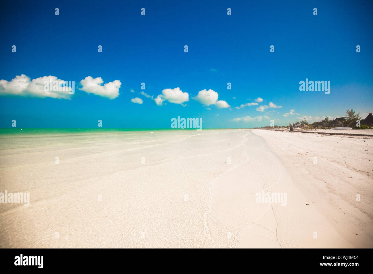 Perfect tropical beach with turquoise water Stock Photo - Alamy