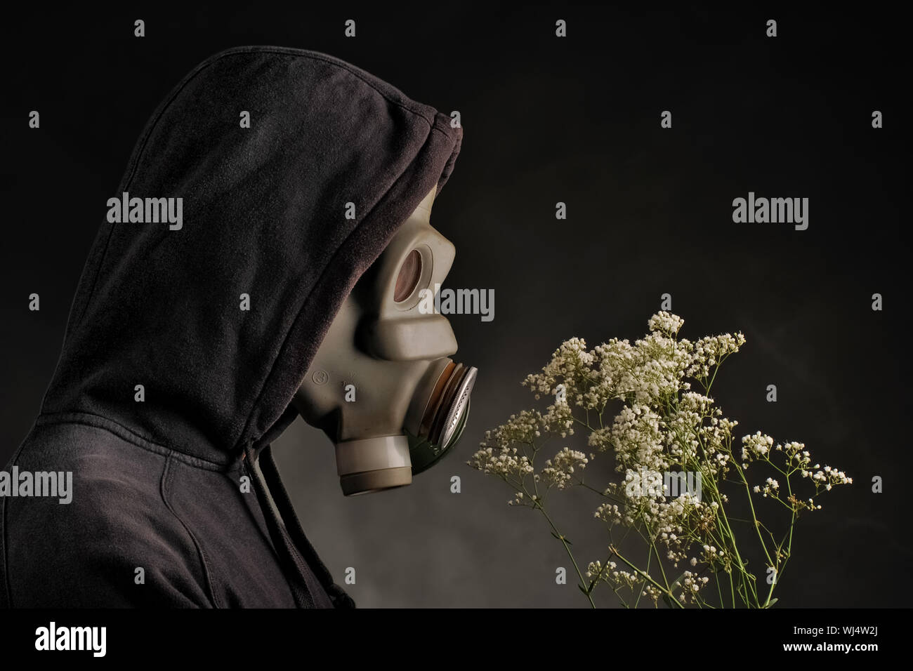 Man gas mask hi-res stock photography and images - Alamy