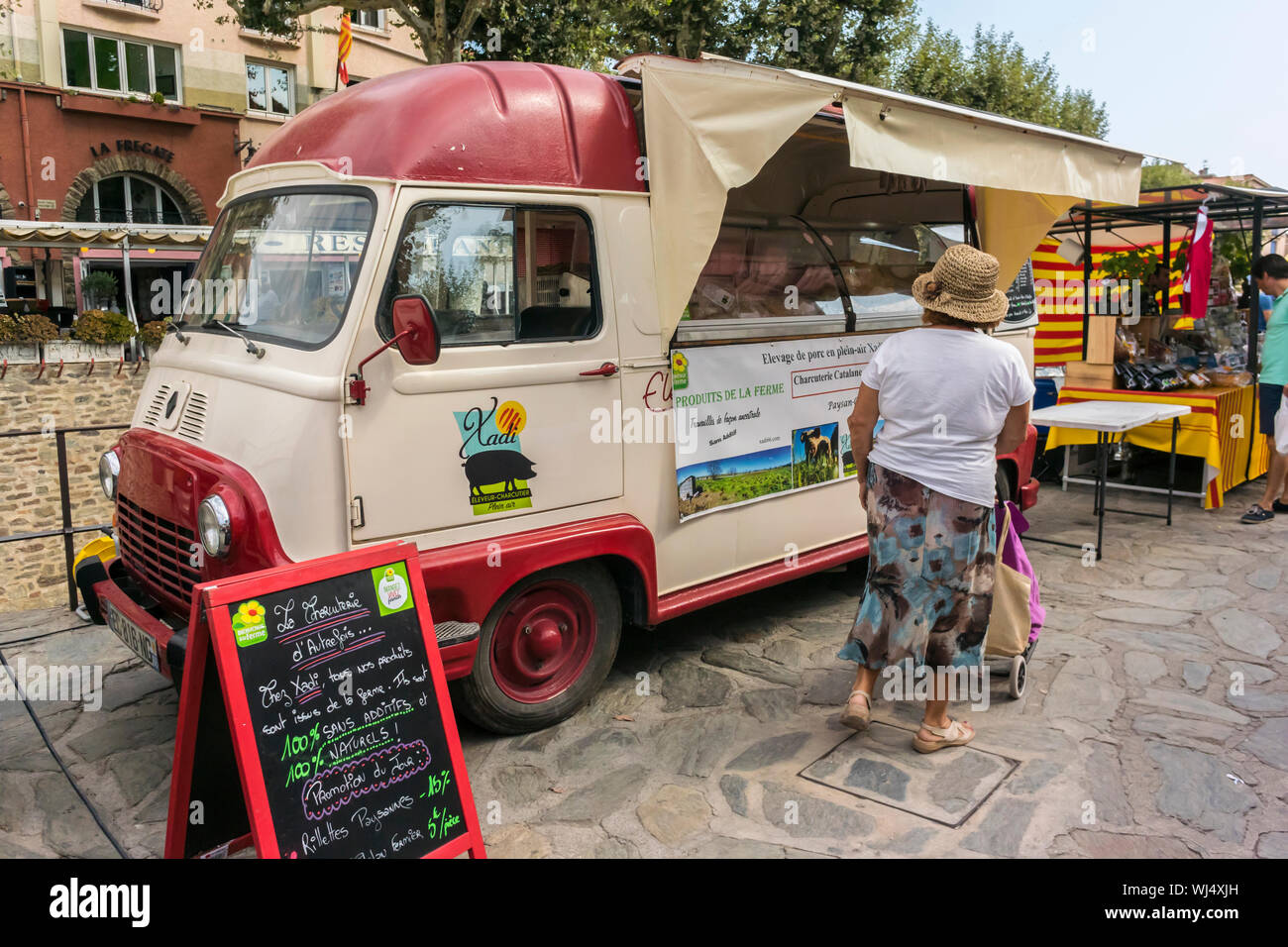 Food truck france hi-res stock photography and images - Alamy