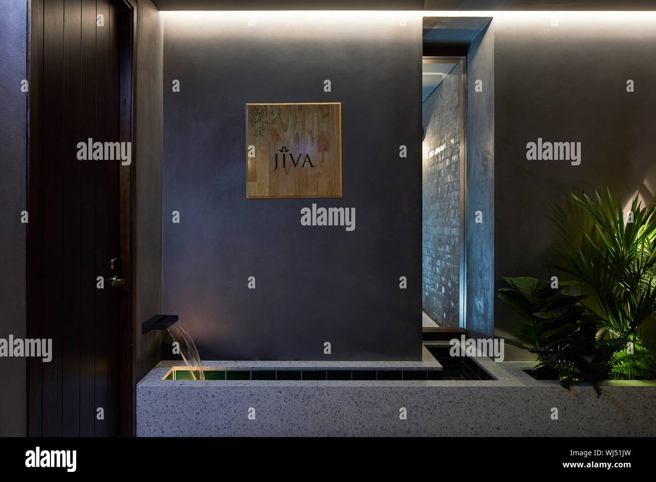 Entrance and reception area. Jiva Spa and Wellness Centre, London ...