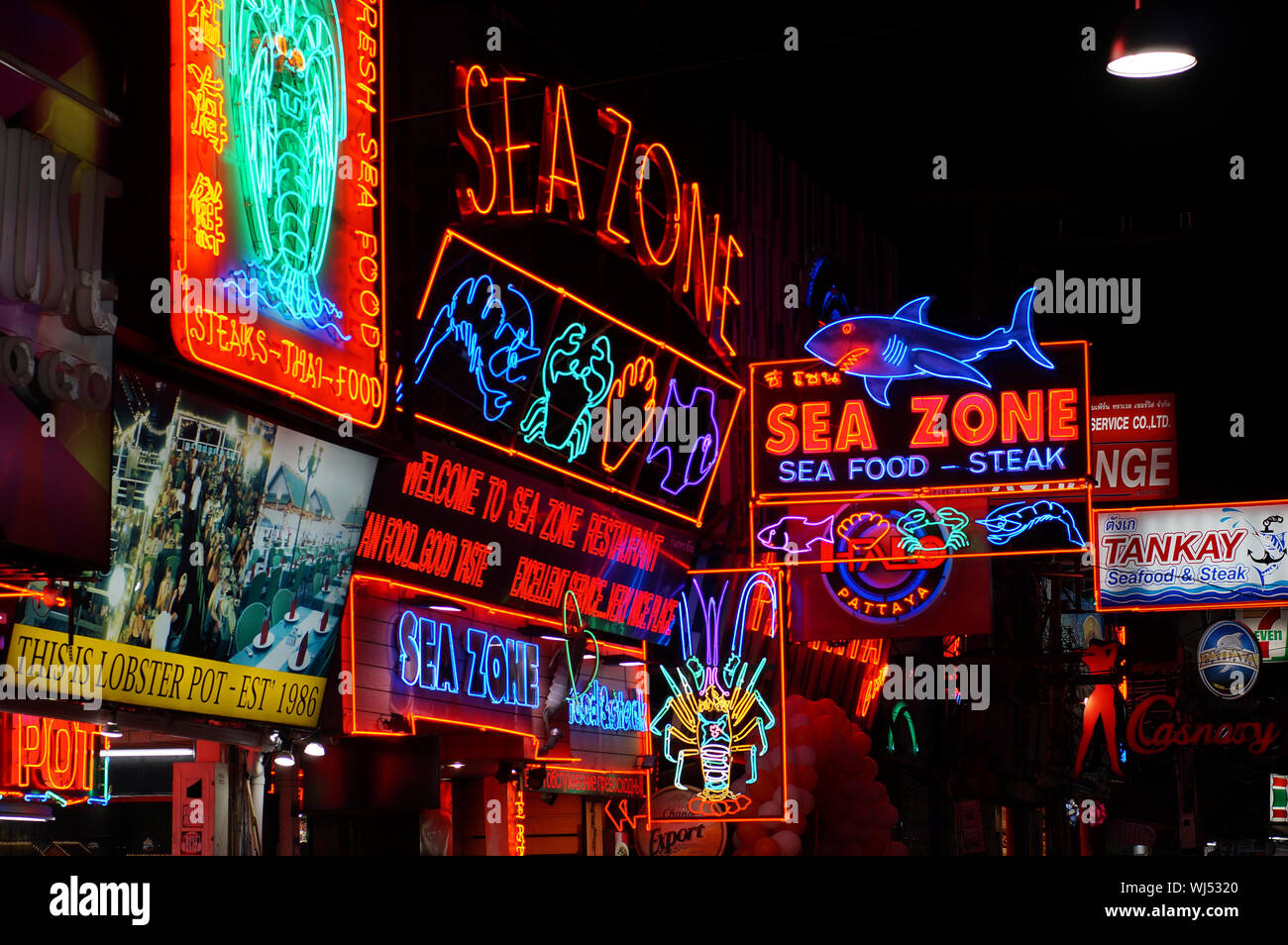 Illuminated advertisement signboard hi-res stock photography and images ...