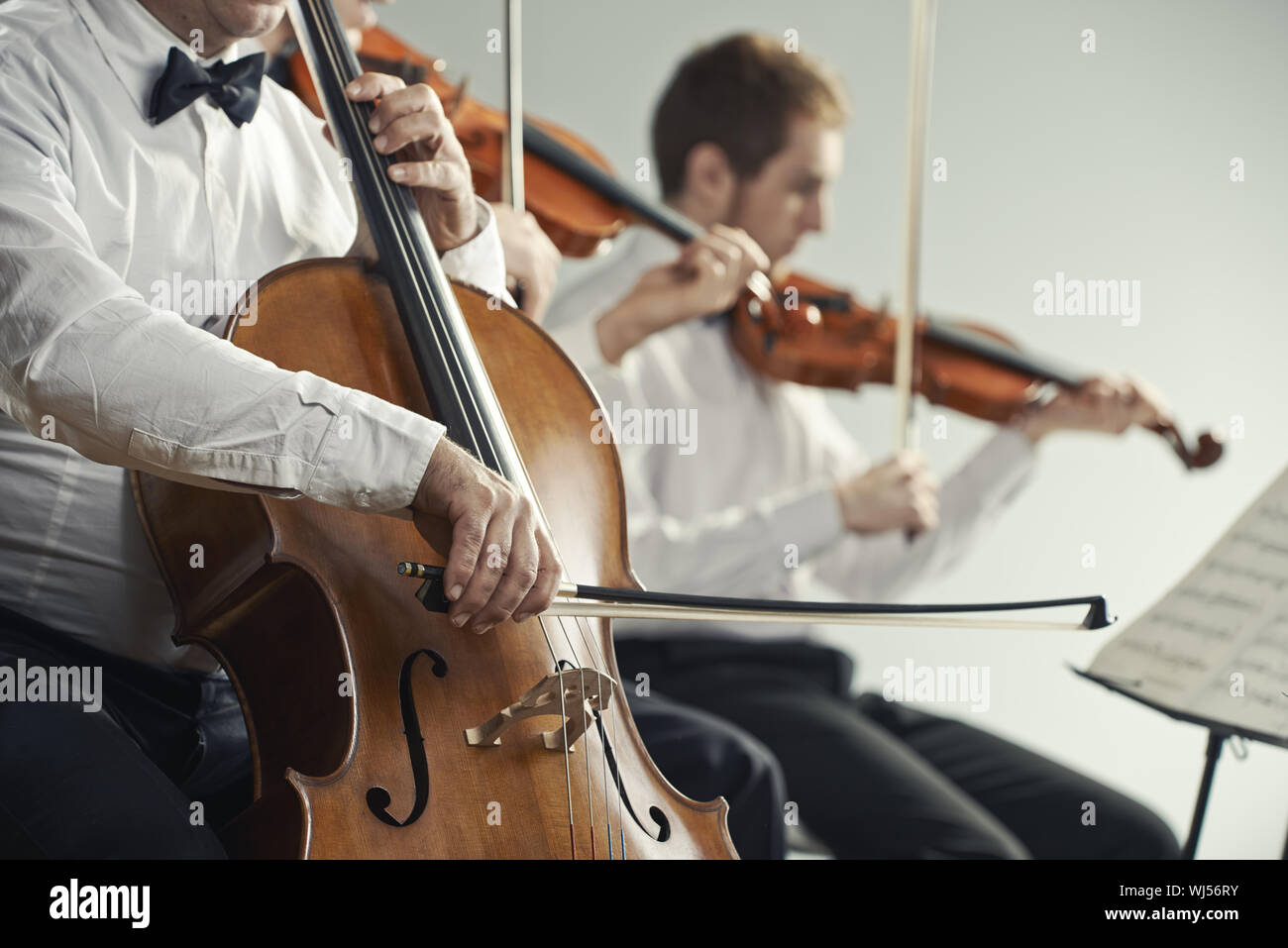 Cello cellist stage sheet hi-res stock photography and images - Alamy