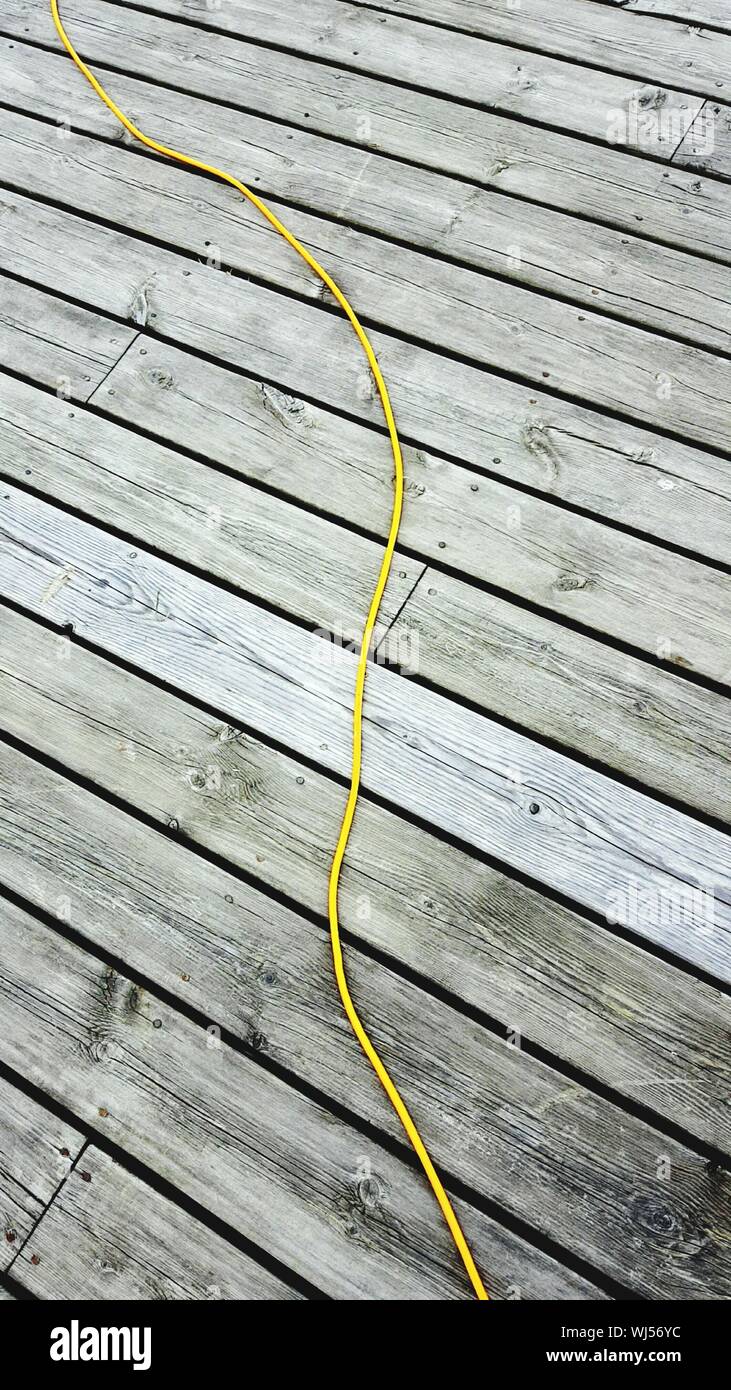 Yellow cable hi-res stock photography and images - Alamy