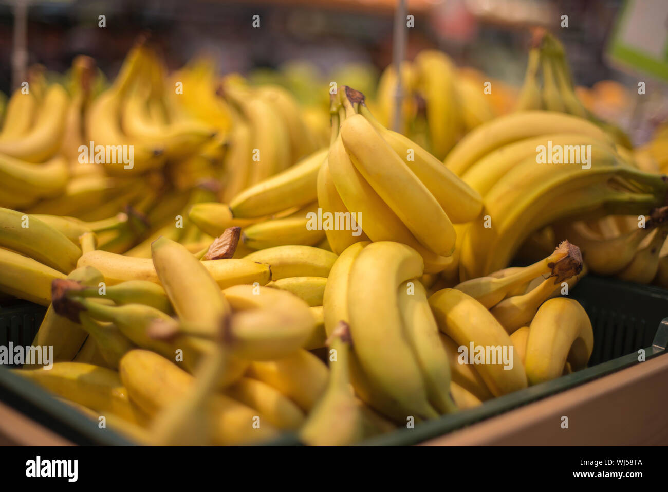 Bananas on shop counter hi-res stock photography and images - Alamy
